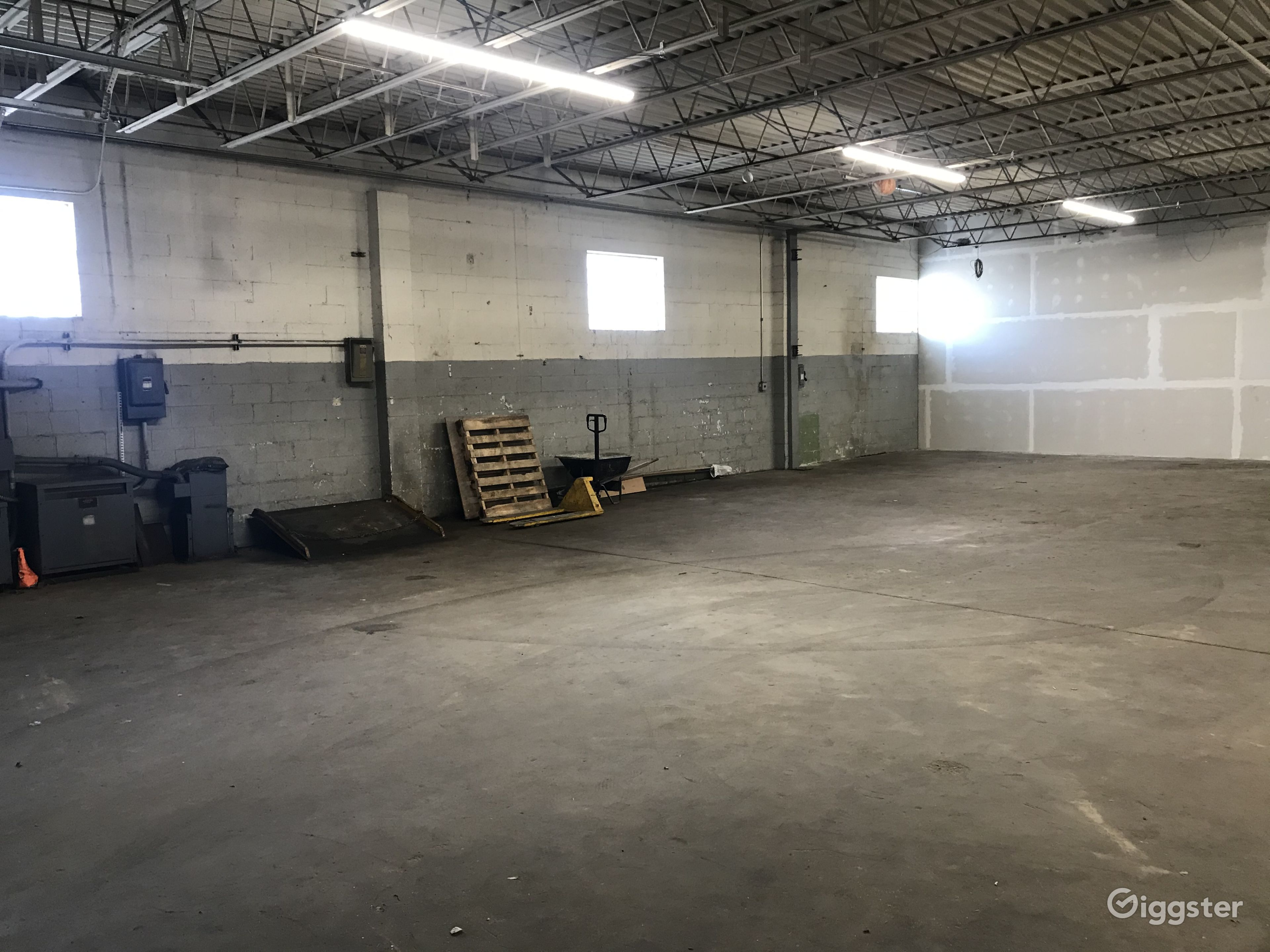 6 000 Sq Foot Warehouse Outside Of Philadelphia Rent This Location On