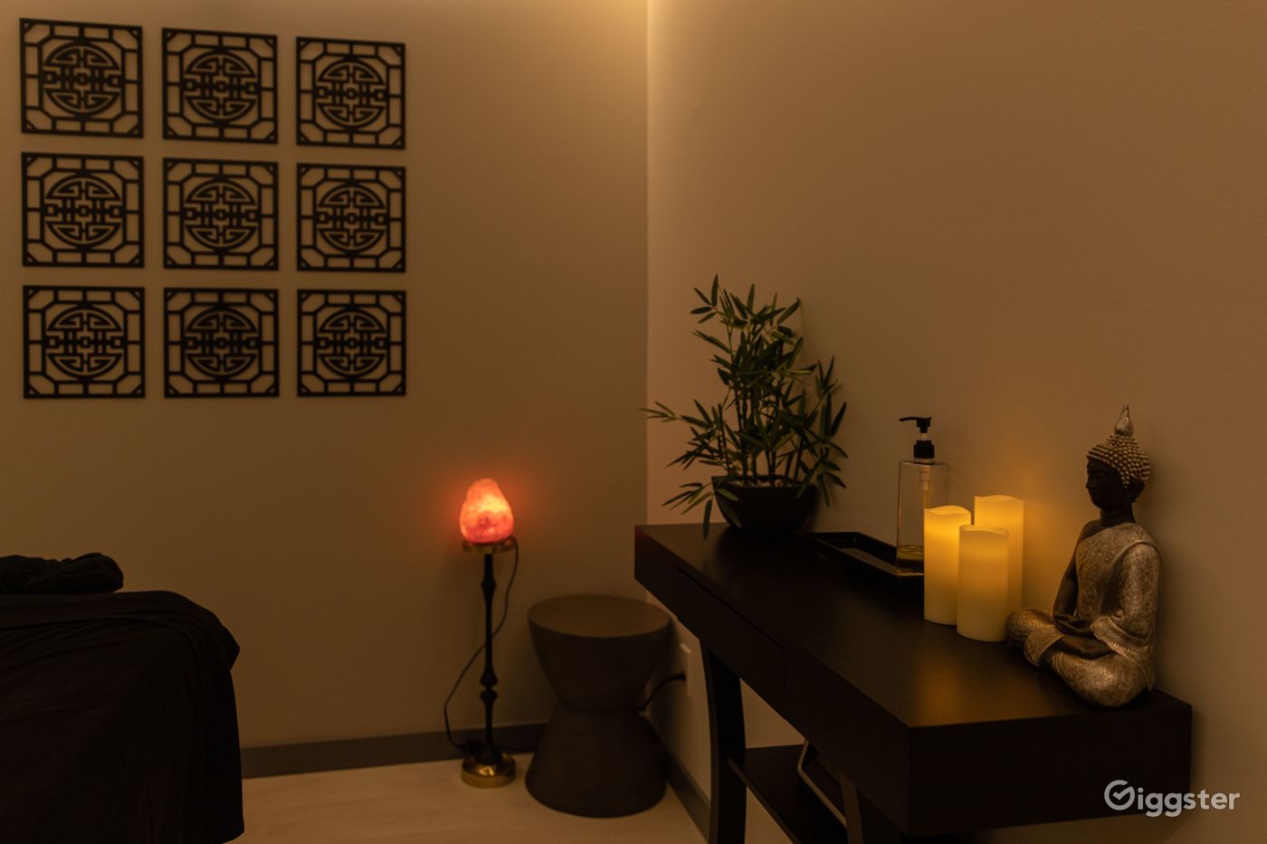 Beautiful Calm Treatment Room | Rent this location on Giggster