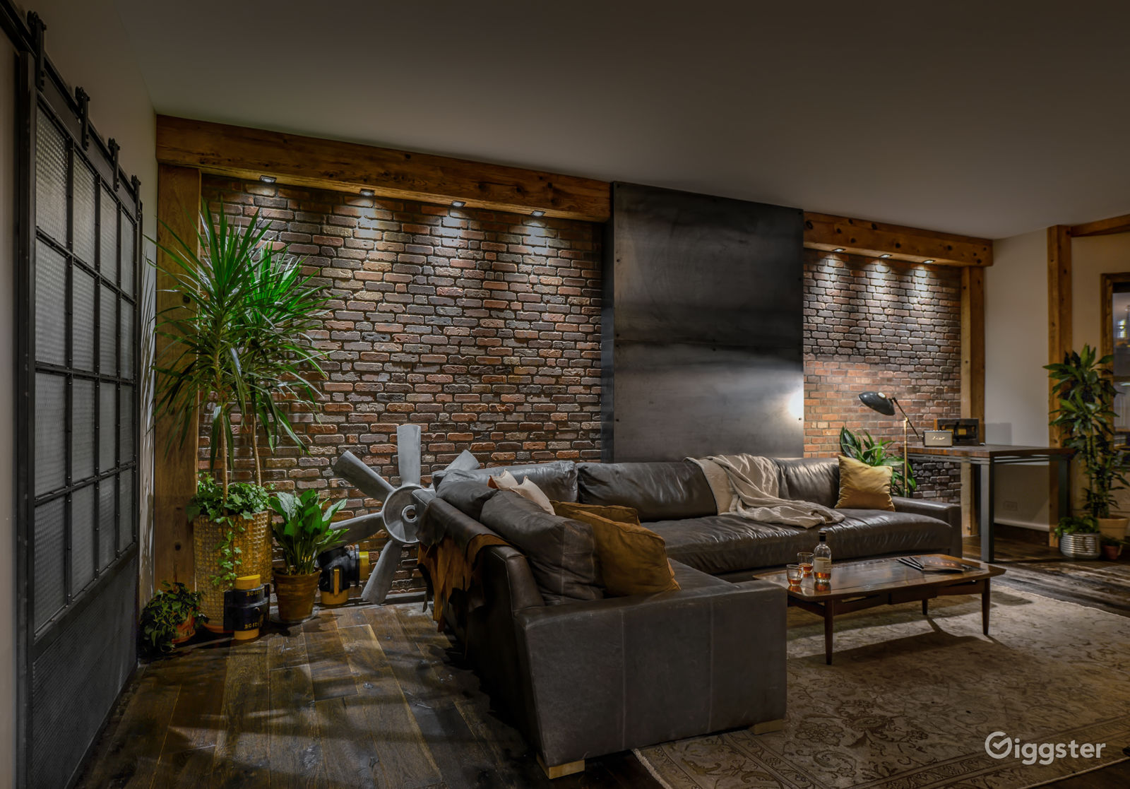 The BEST 10 Garage Loft spaces for rent near me | Giggster