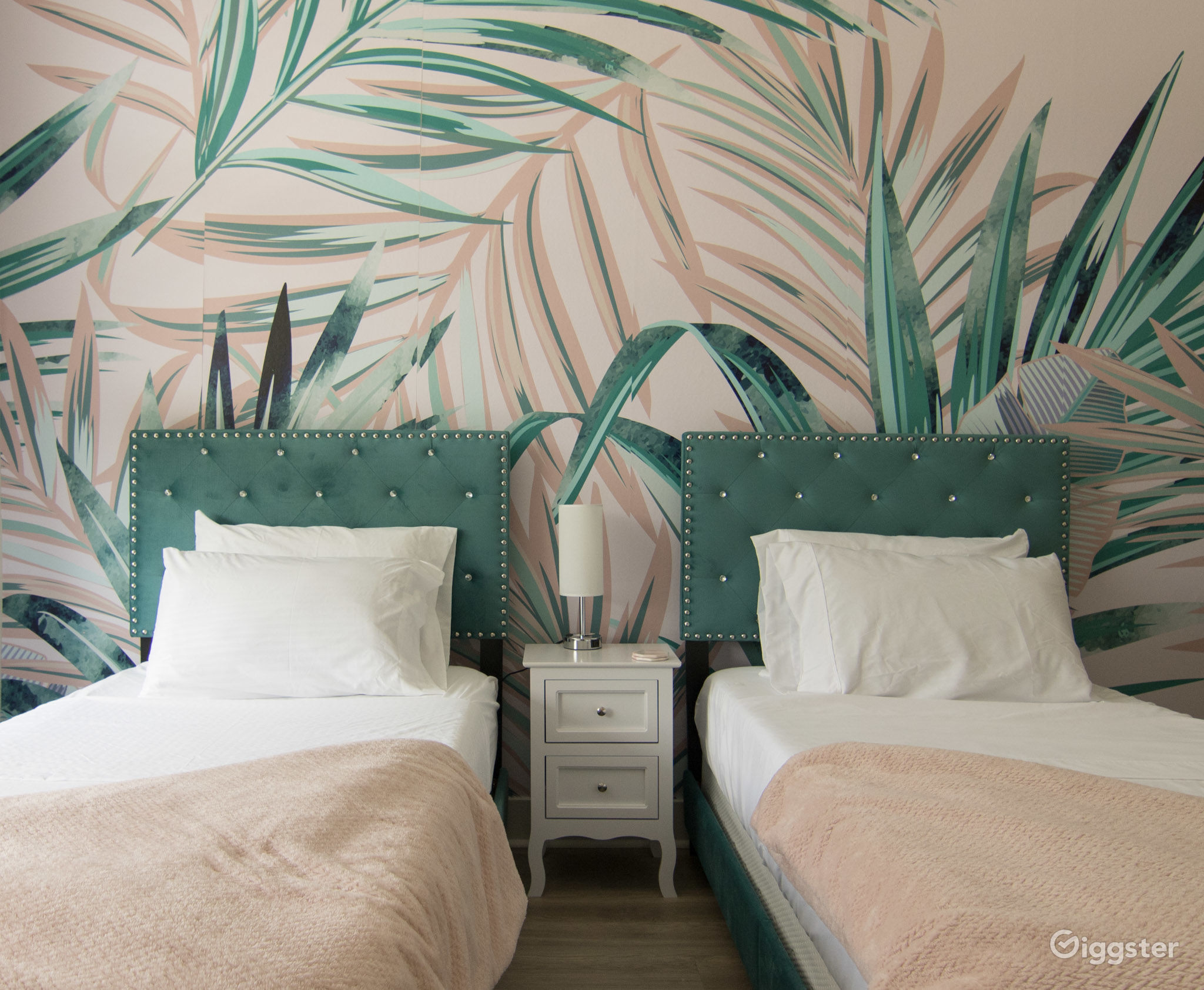 Pink-ish Pink Retreat in Downtown Dallas | Rent this location on Giggster