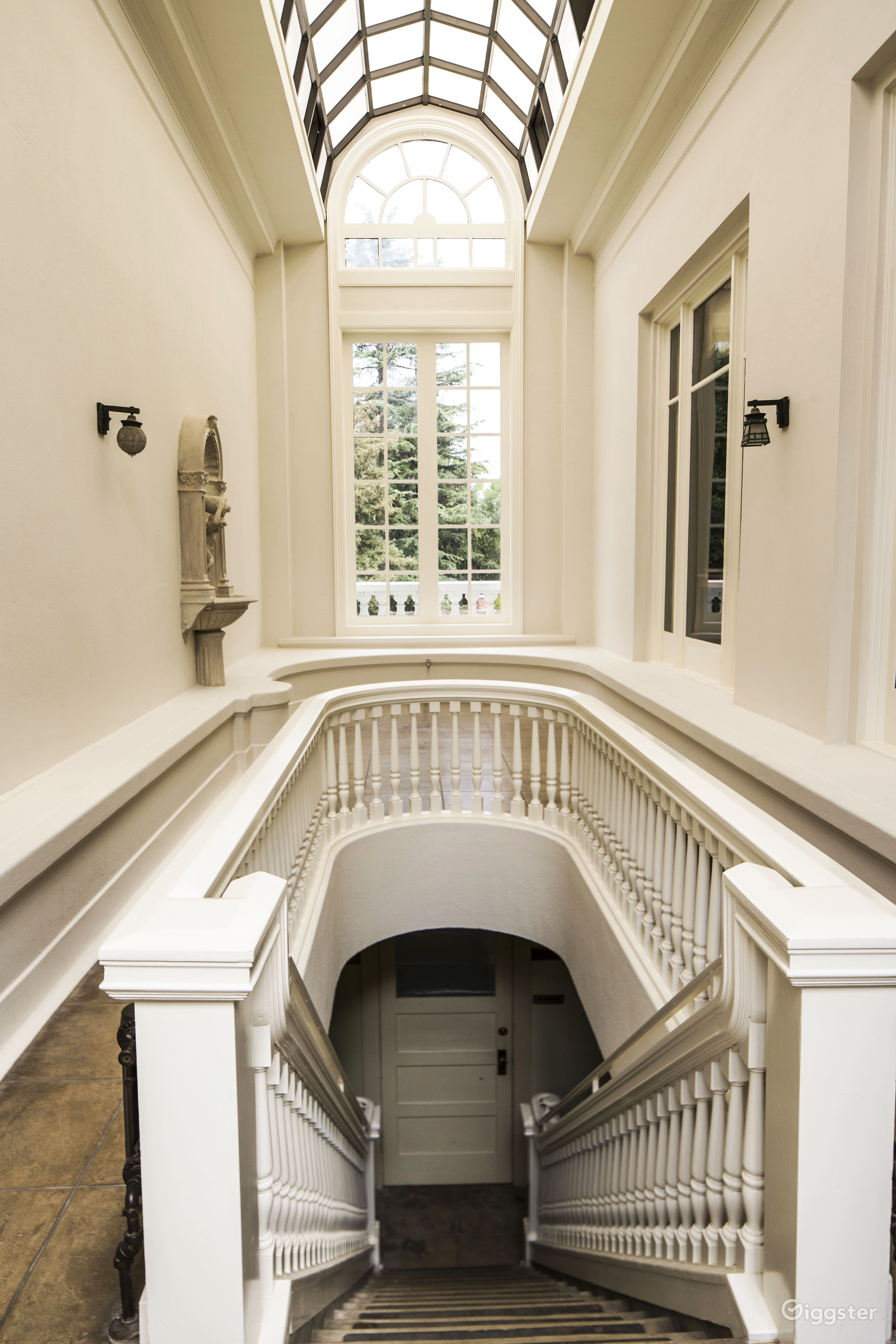 Alabaster Manor | Rent this location on Giggster