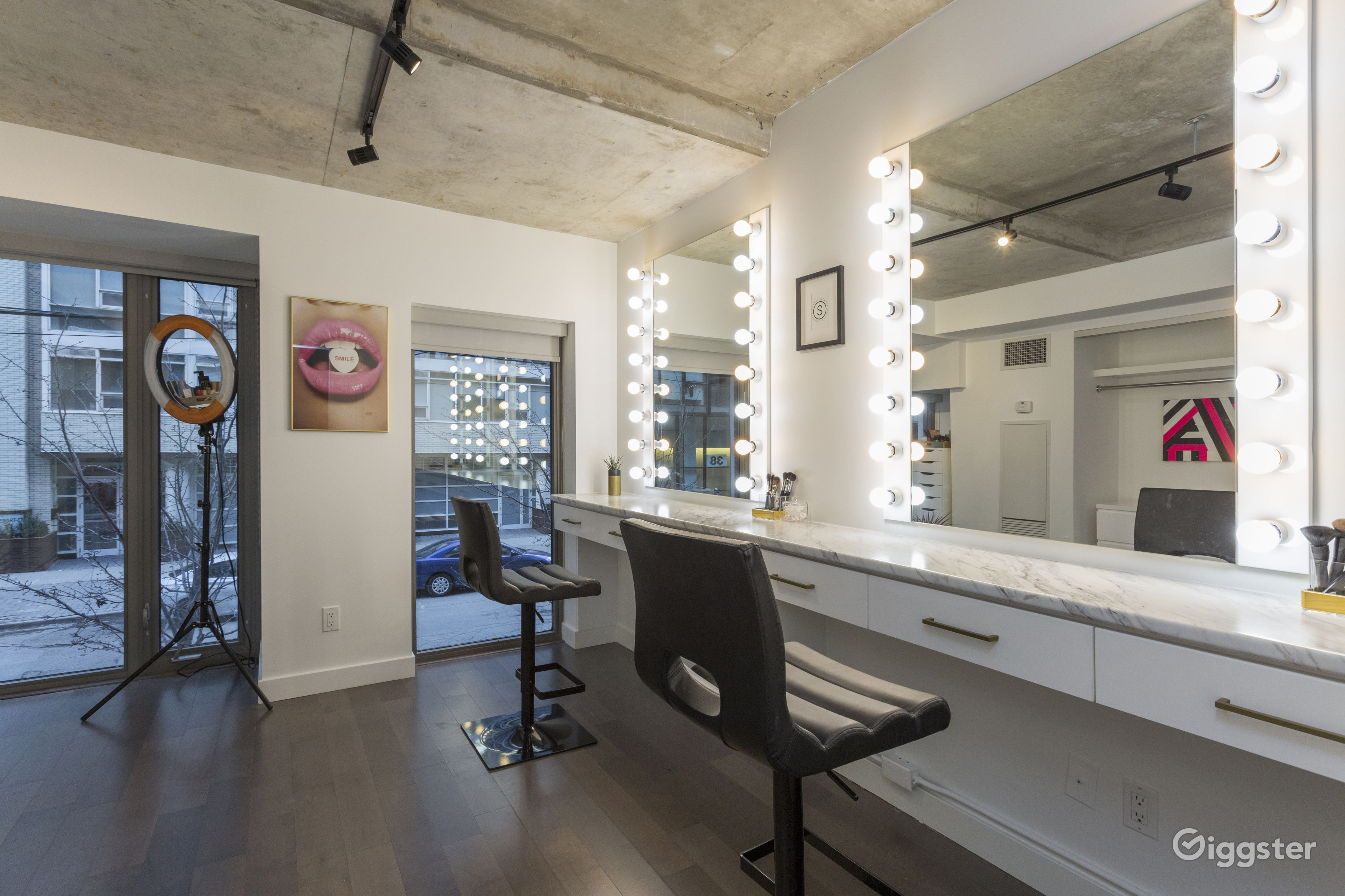 Beauty Studio With Vanity Stations | Rent this location on Giggster