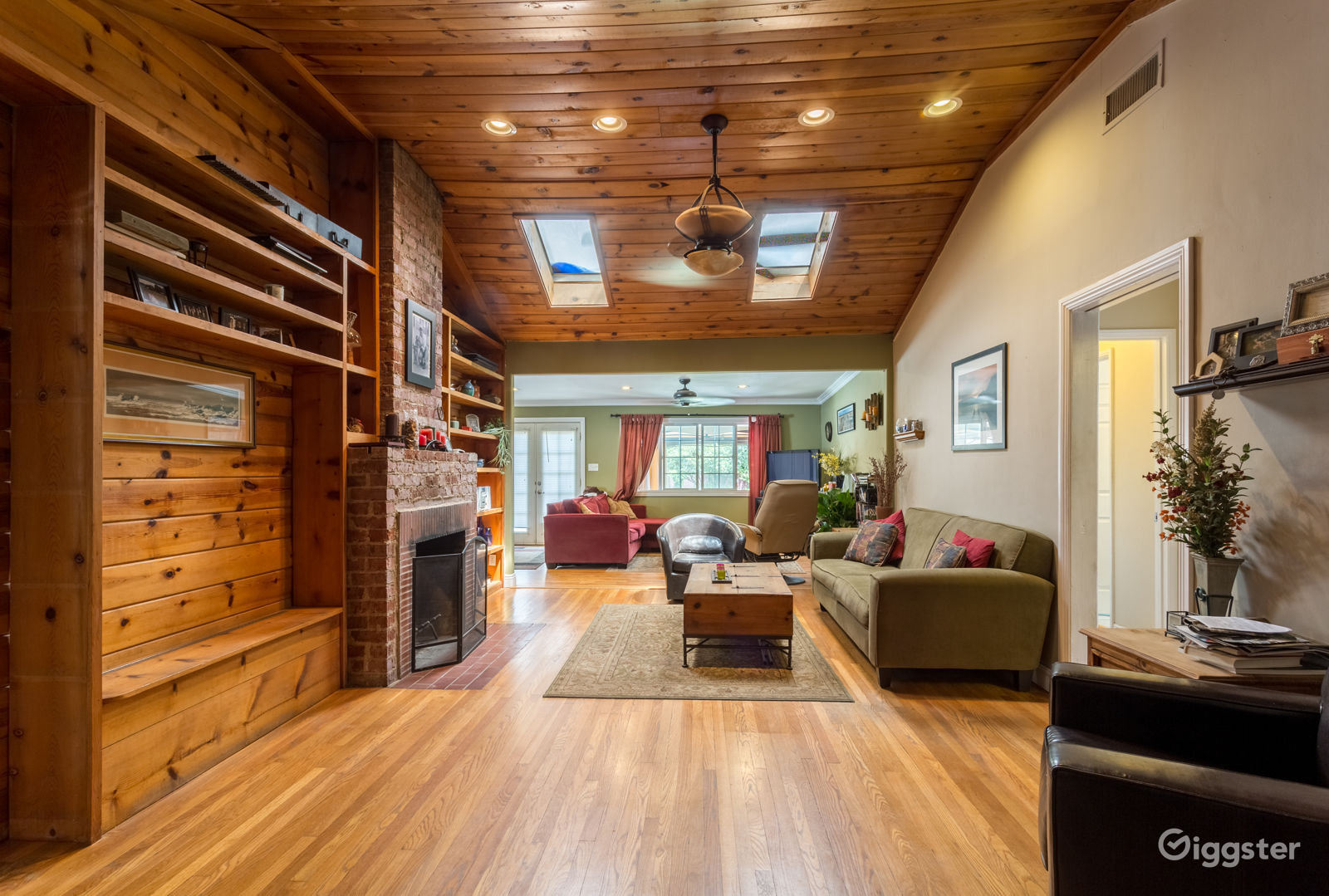 The BEST 10 Graduation Party venues to rent near me | Giggster