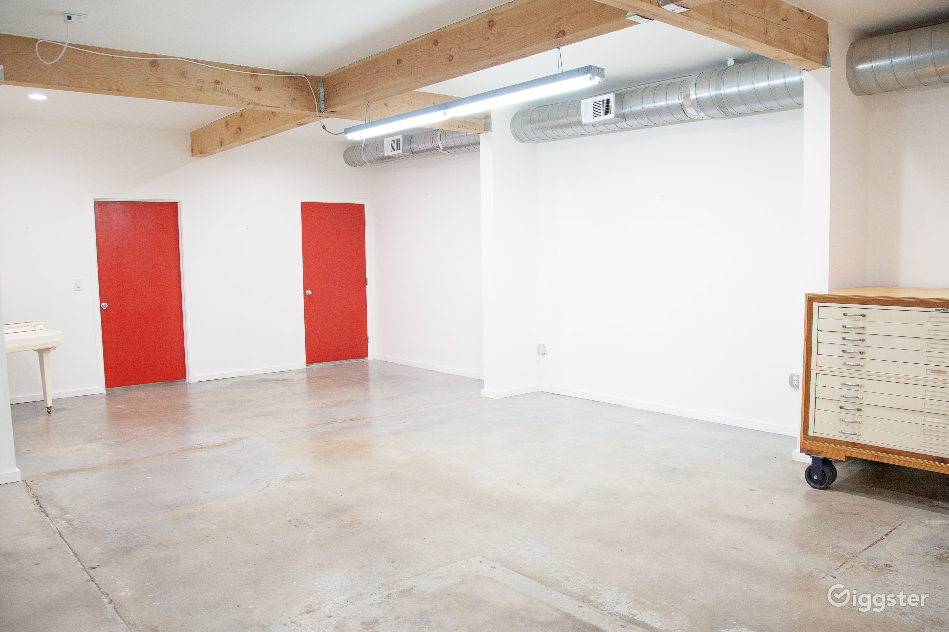 Blank Canvas Studio Space in Atwater Village | Rent this location on ...