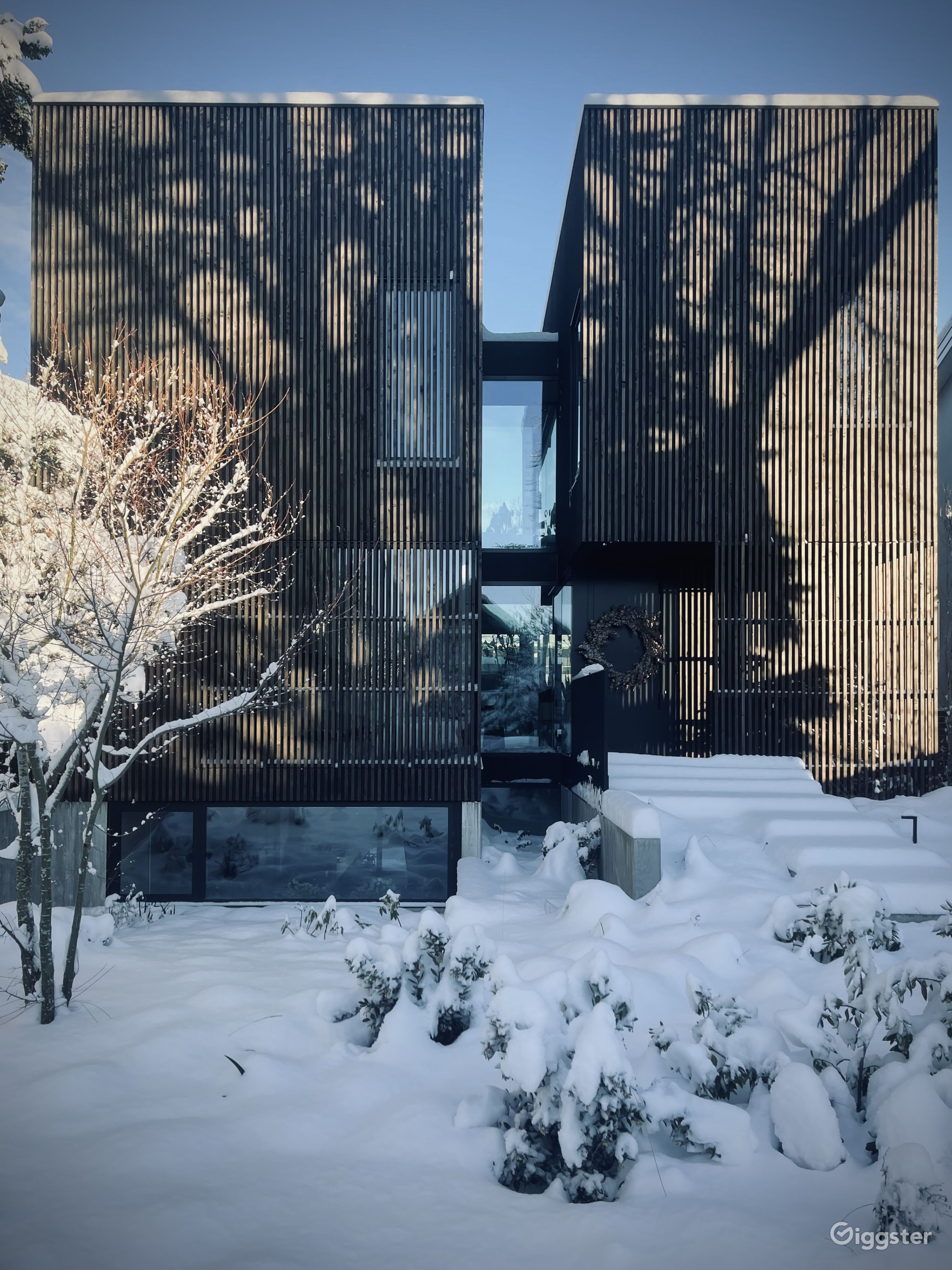 Modern Home With Atrium And Roof Deck | Rent this location on Giggster