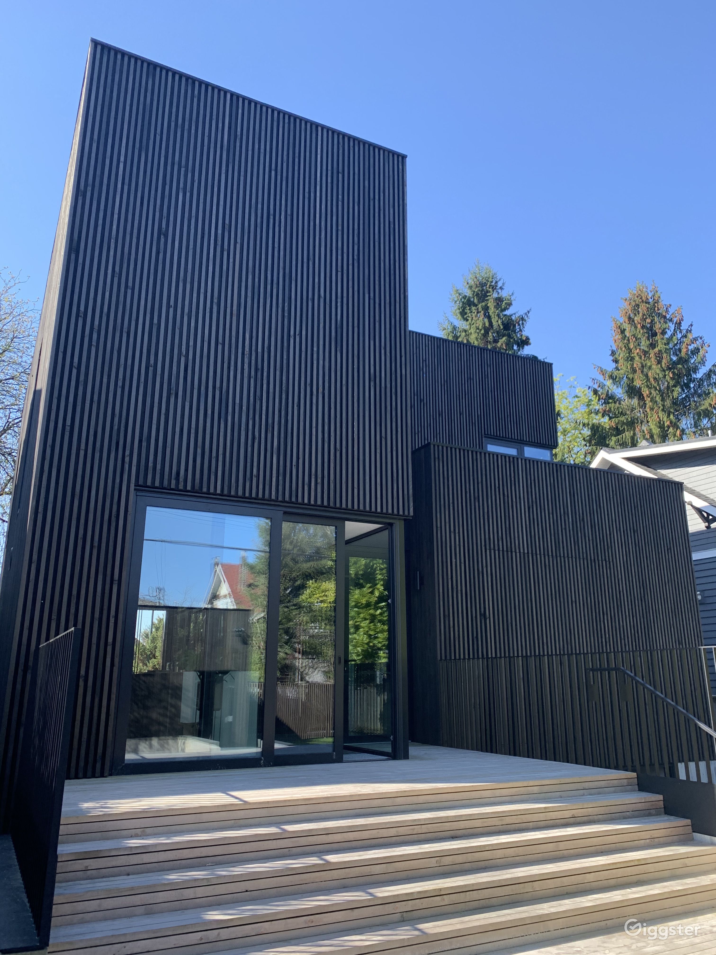 Modern Home With Atrium And Roof Deck | Rent this location on Giggster