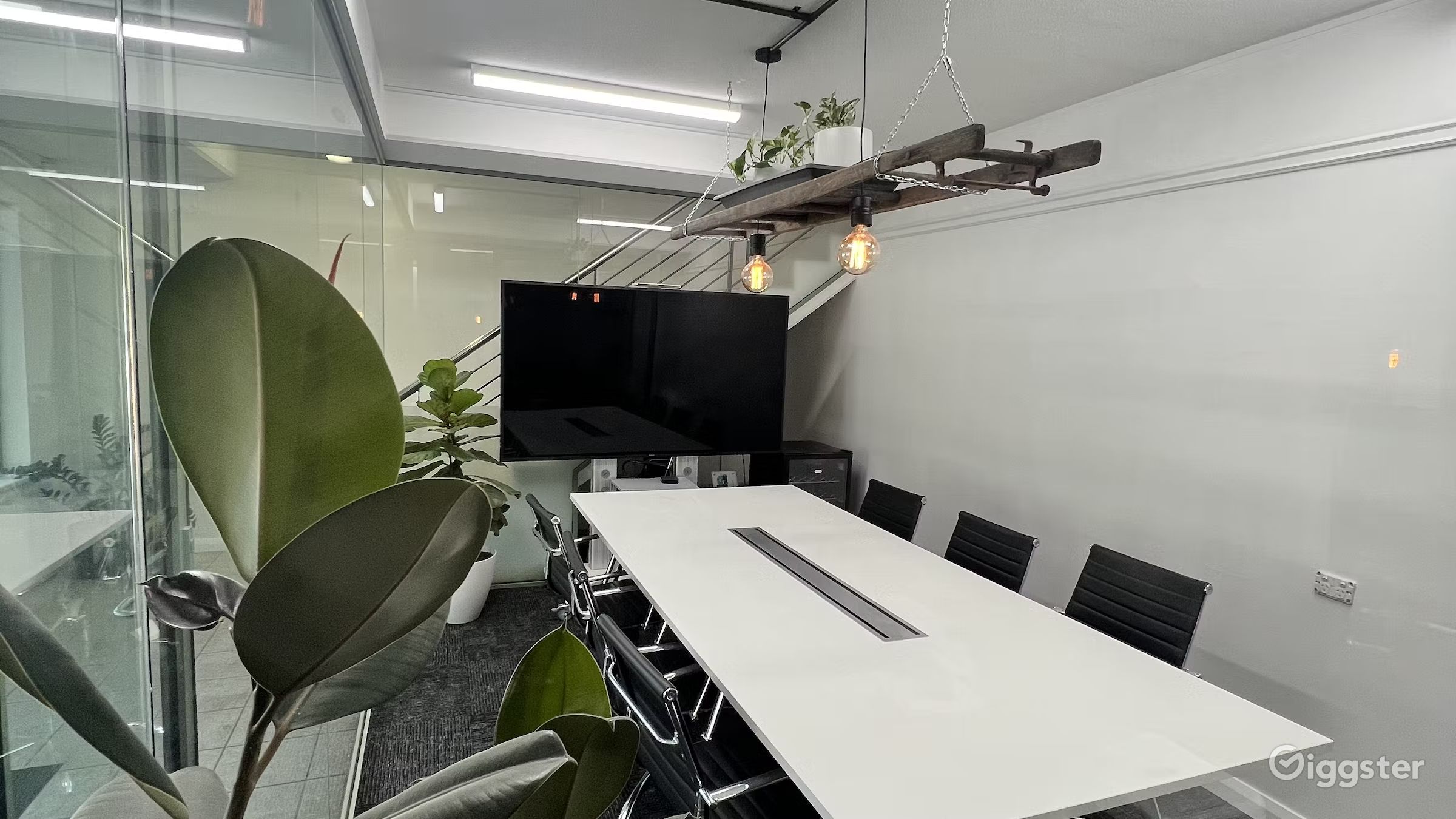 Fishbowl Meeting Room | Rent this location on Giggster