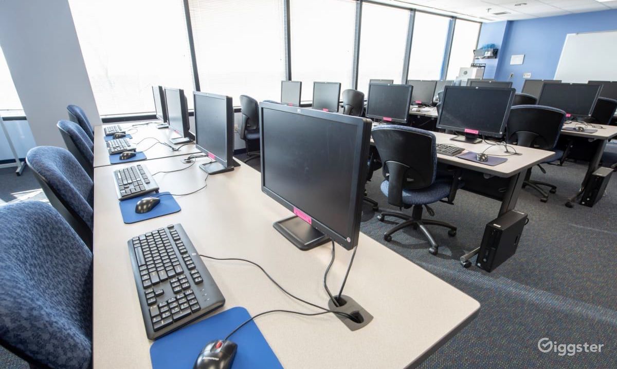 Spacious 32 Person Fully Equipped Computer Lab and Training Room | Rent ...