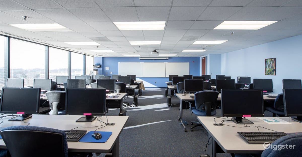 Spacious 32 Person Fully Equipped Computer Lab and Training Room | Rent ...