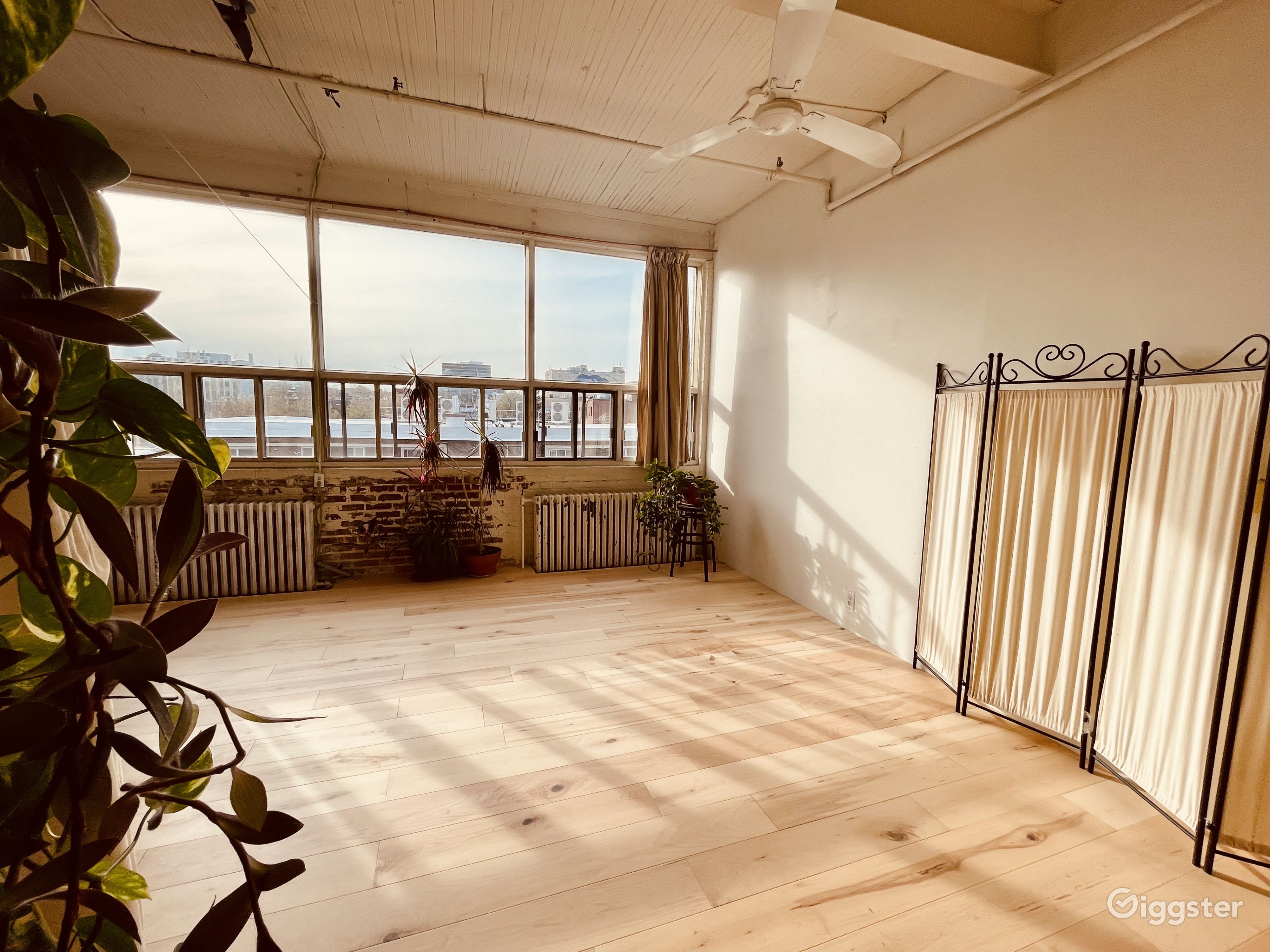 Gorgeous Calm Artist Loft Rent This Location On Giggster