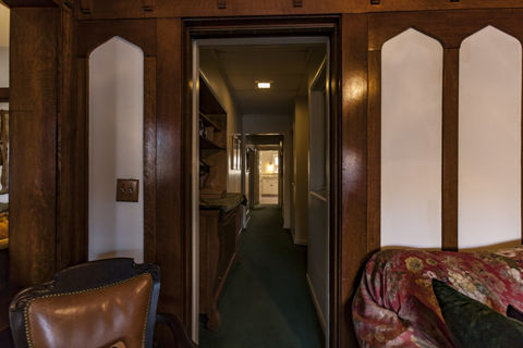 Boyle-Barmore House | Rent this location on Giggster