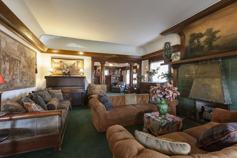 Boyle-Barmore House | Rent this location on Giggster