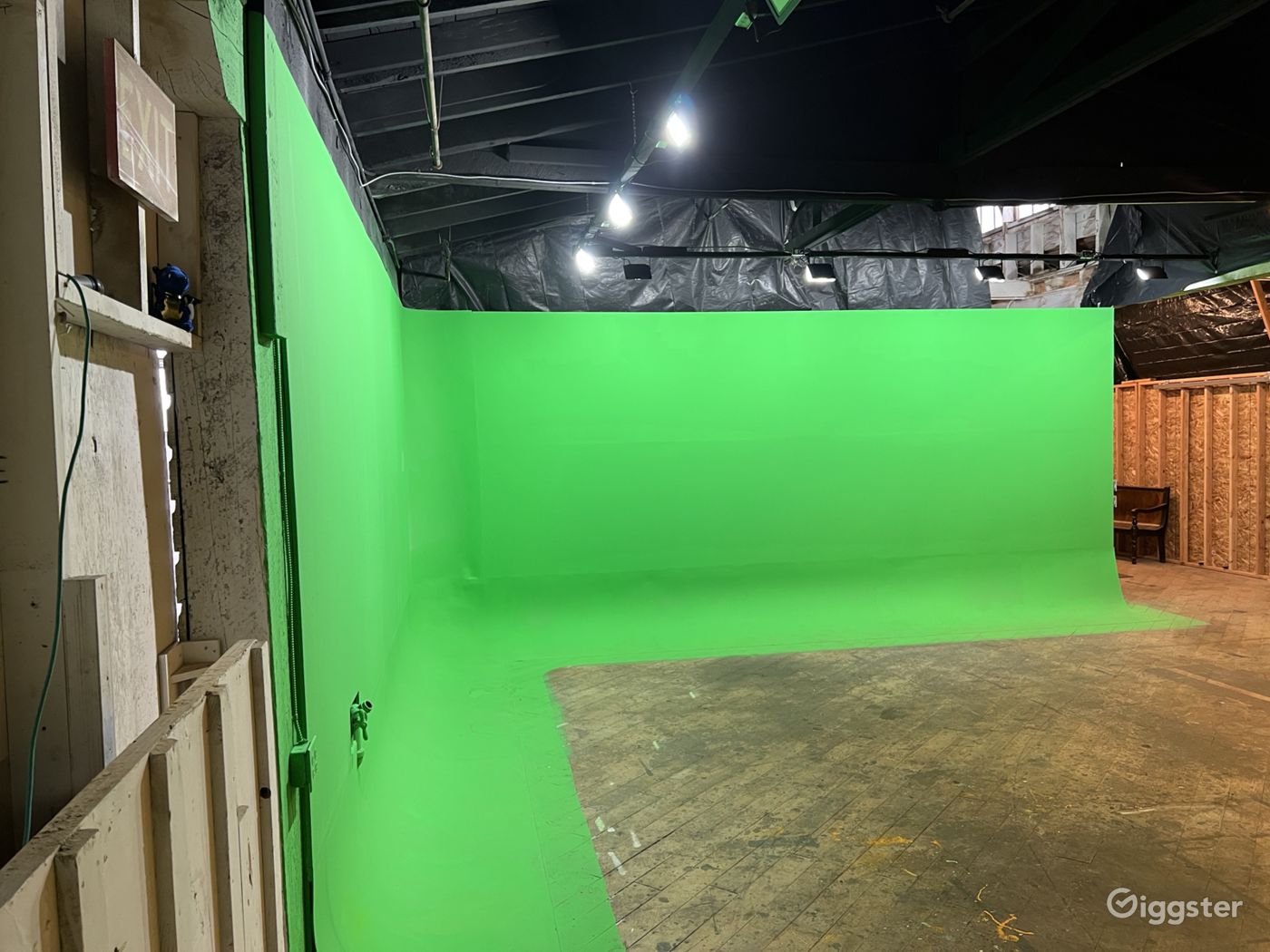 Electric Dojo Cyclorama Green Screen | Rent this location on Giggster