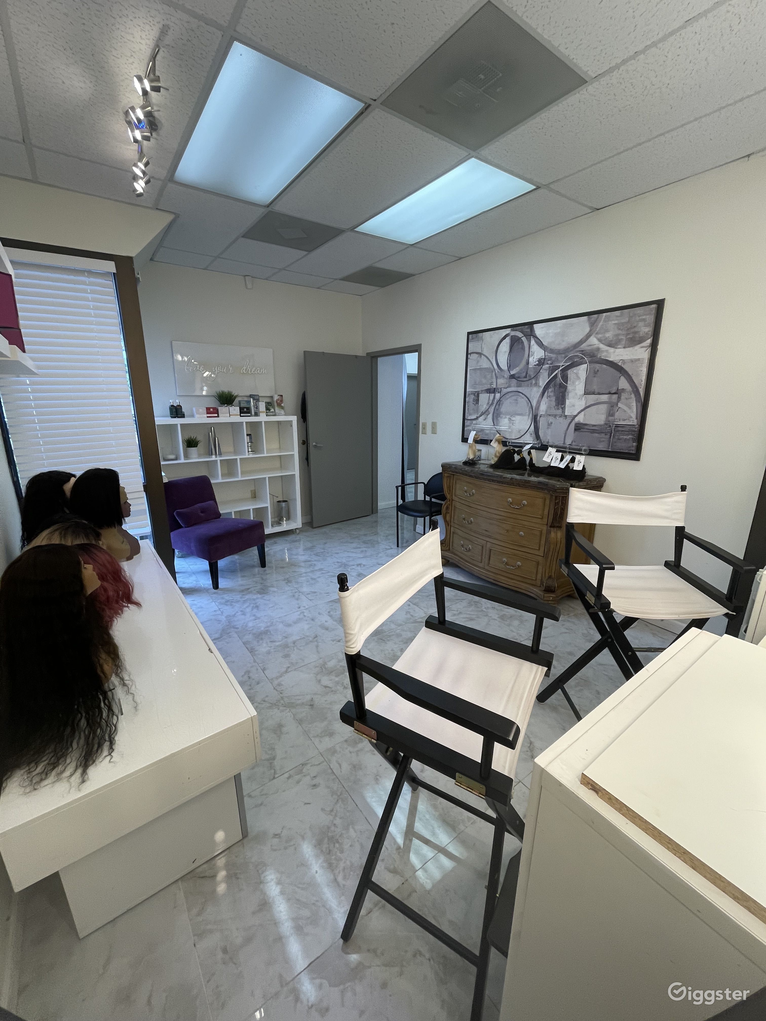 Luxe Salon Studio/Beauty Bar | Rent this location on Giggster