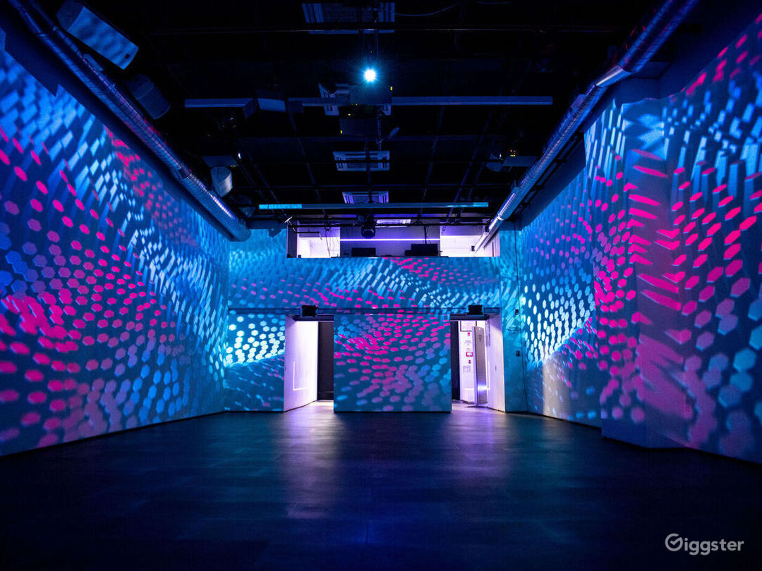 High-Tech Conference Room NYC | Multi-Level Venue Rental | Giggster