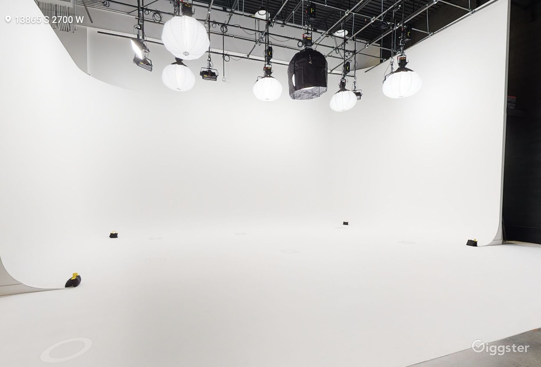 Creative Studio Space | Rent this location on Giggster