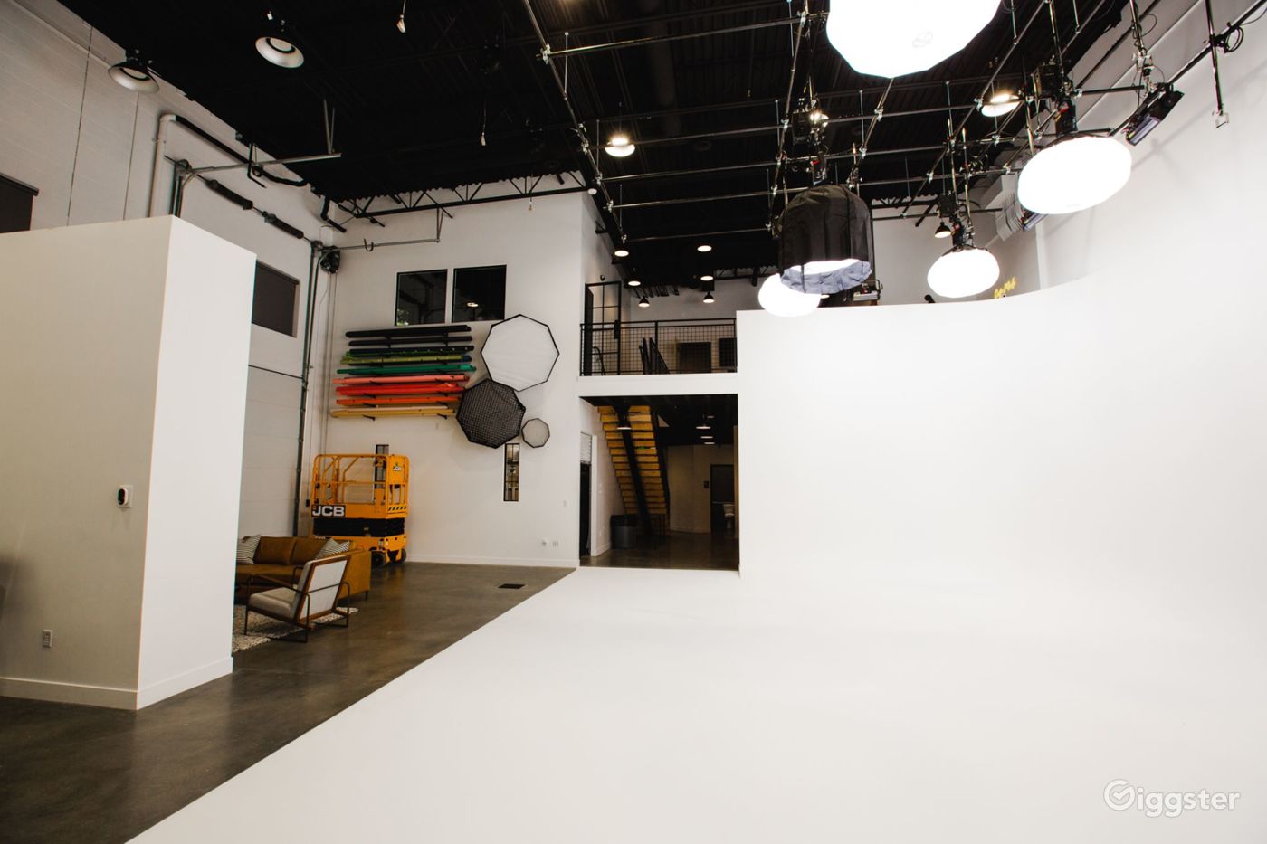 Creative Studio Space | Rent this location on Giggster
