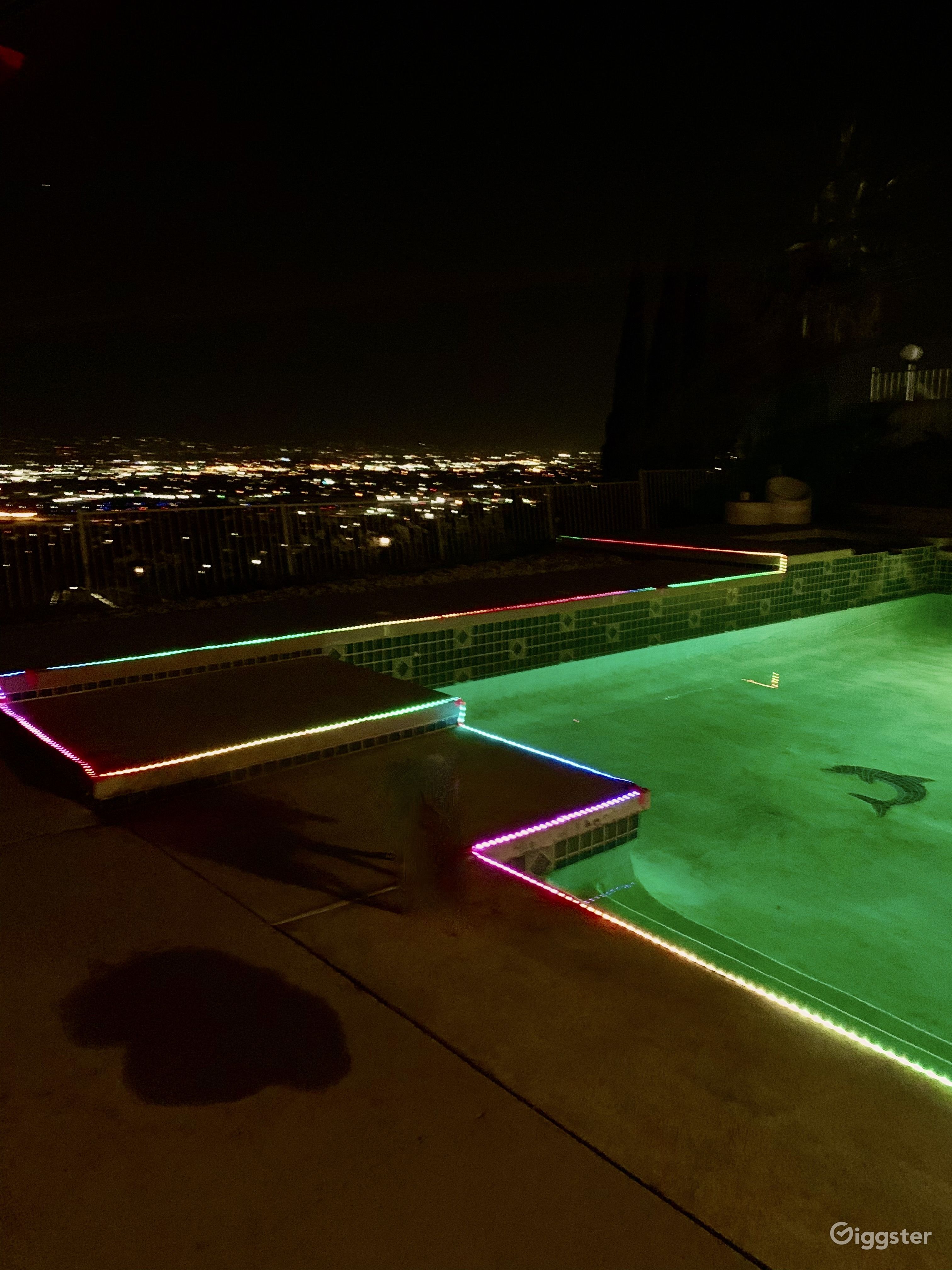 Vintage authentic Mid Century Boogie Nights House. Breathtaking views ...