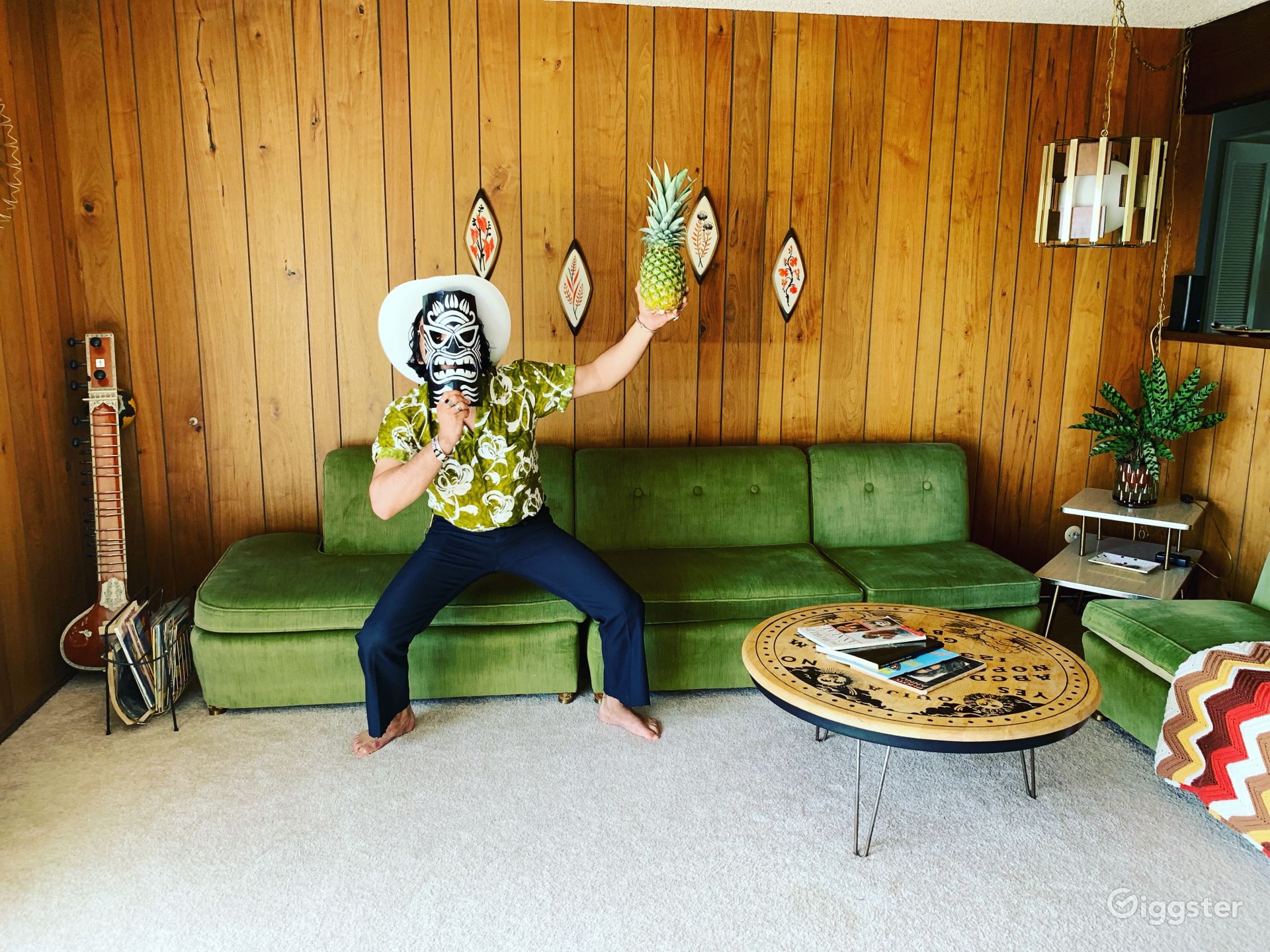 Vintage authentic Mid Century Boogie Nights House. Breathtaking views ...