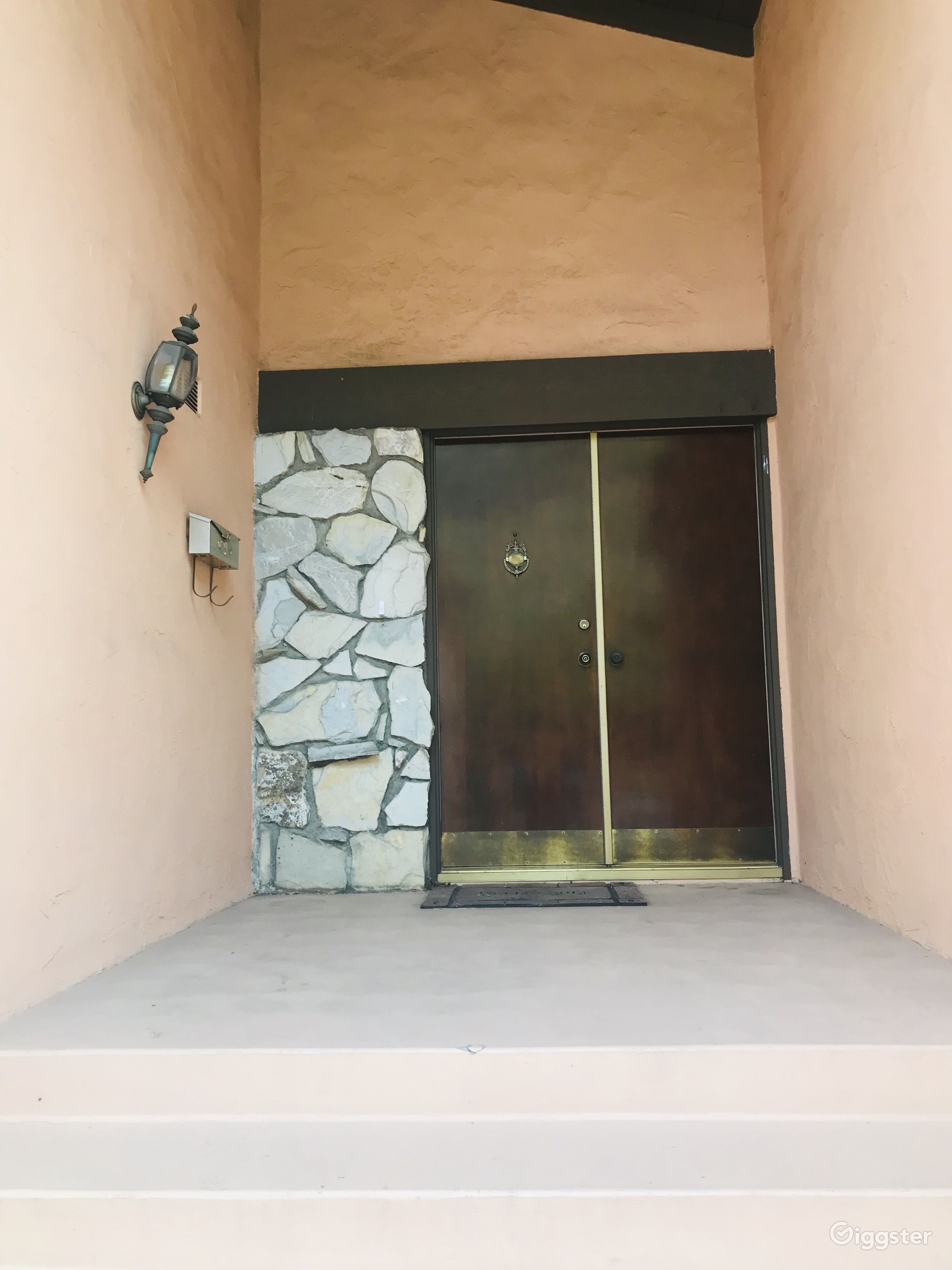 Vintage authentic Mid Century Boogie Nights House. Breathtaking views ...