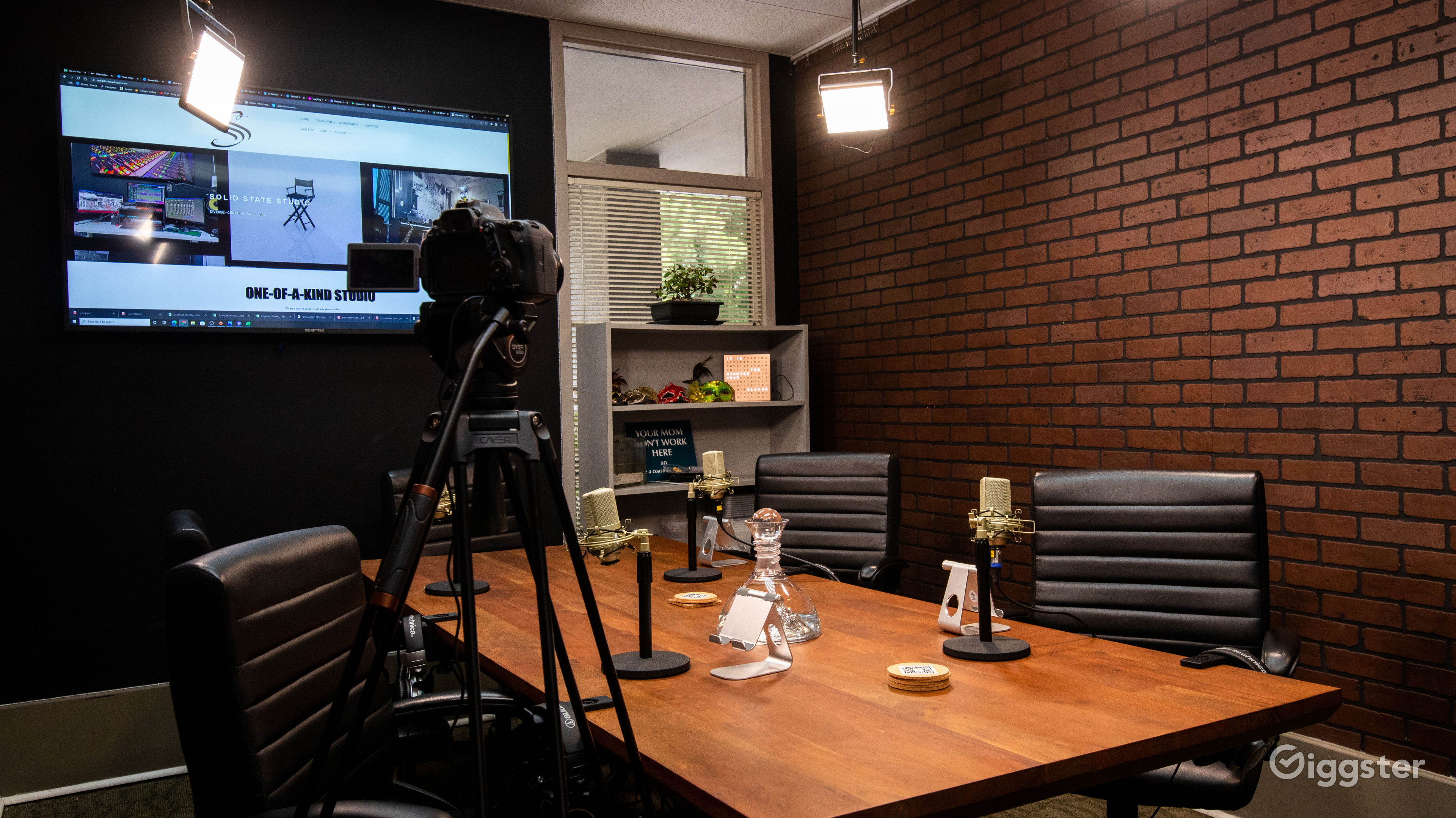 Sandy Springs Modern Podcast Studio Rent This Location On Giggster