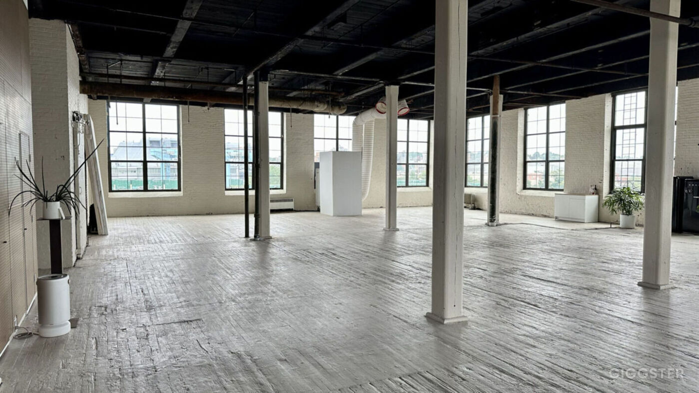 Sunlit Waterfront Red Hook Loft, 8,000 sq ft | Rent this location on ...