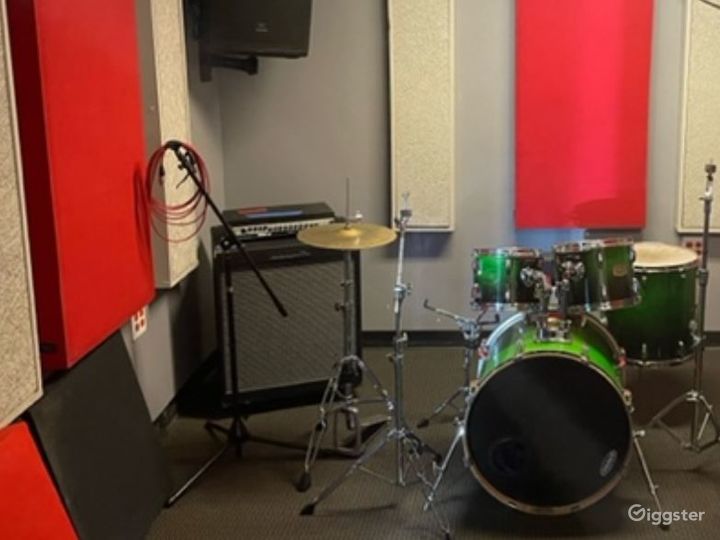 Santa Rosa Rehearsal Studio C | Rent this location on Giggster