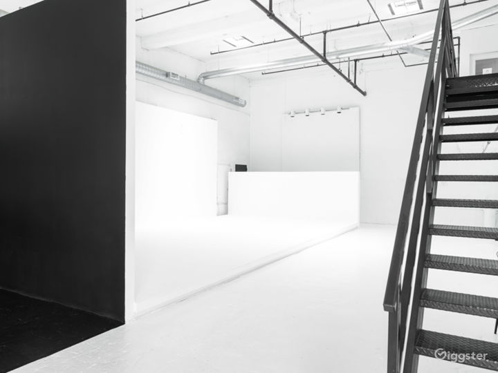 Flexible White Production Studio Space | Rent this location on Giggster