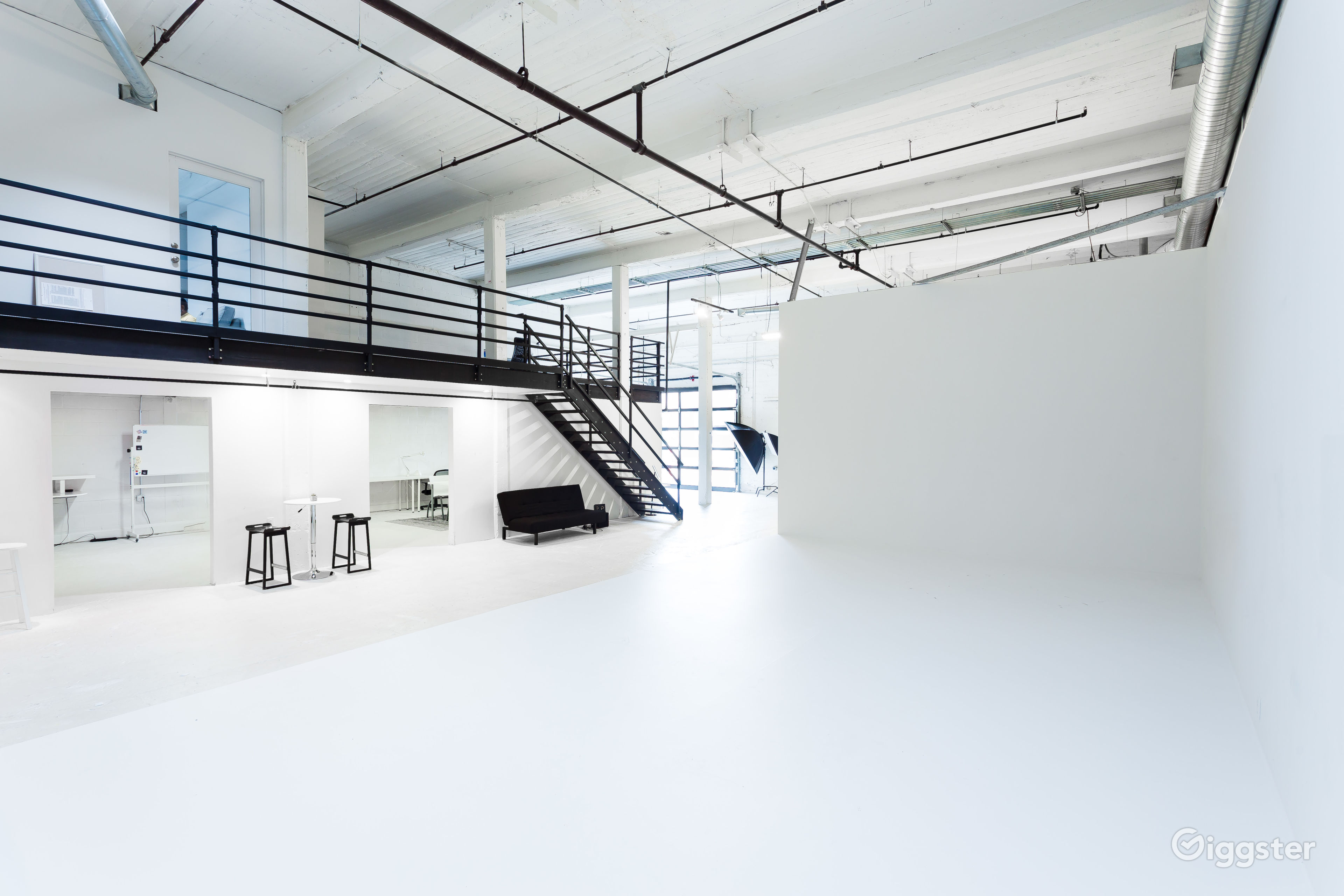 Flexible White Production Studio Space | Rent this location on Giggster