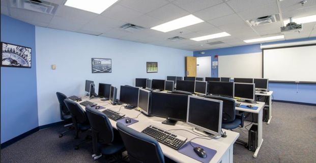 Dual-Monitor Classroom Style Training Room for Large Groups | Rent this ...