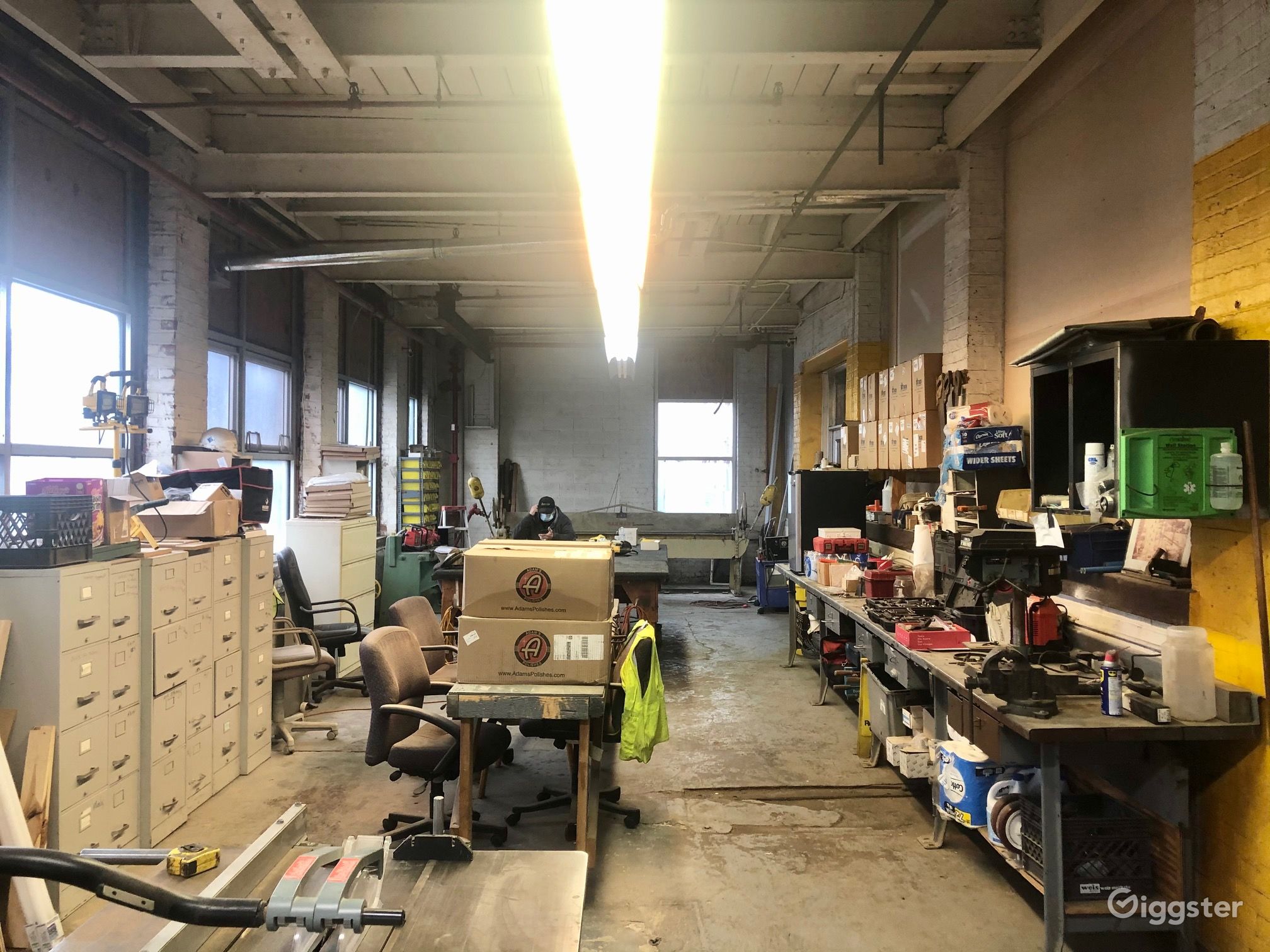 Huge industrial machine shop | Rent this location on Giggster
