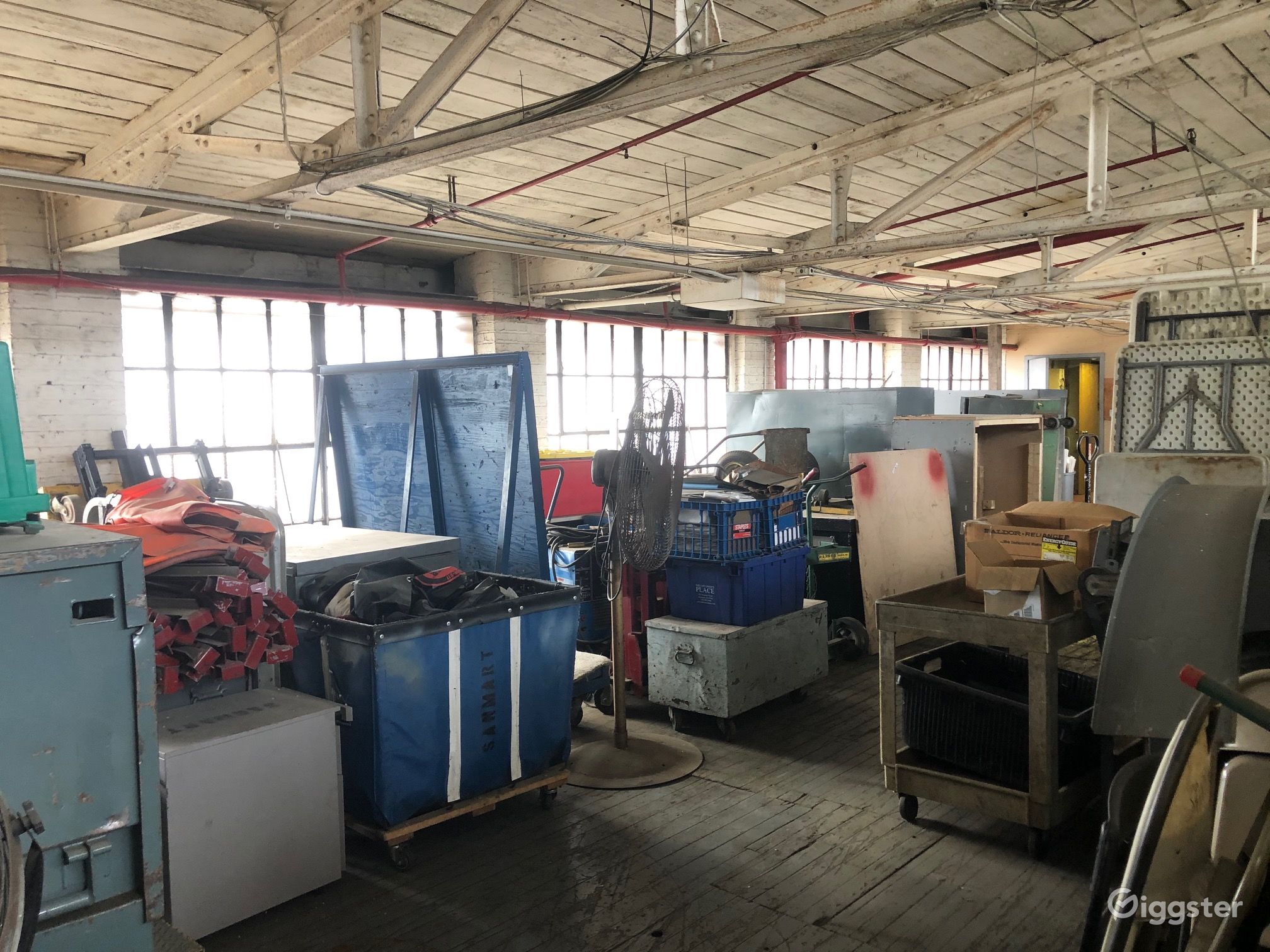 Huge industrial machine shop | Rent this location on Giggster