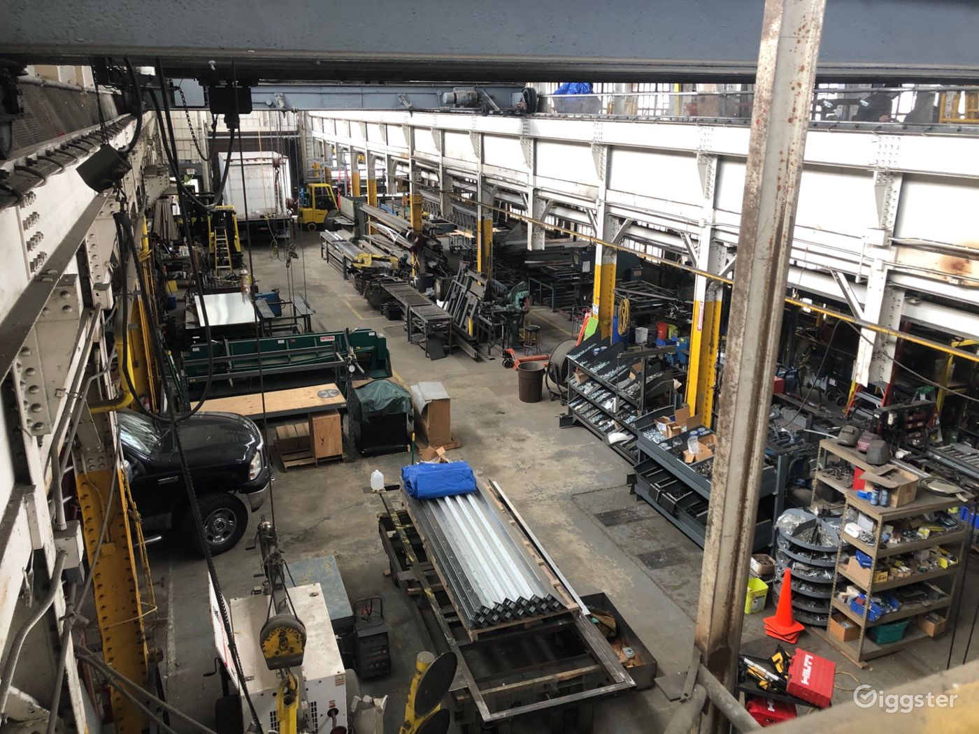 Huge industrial machine shop | Rent this location on Giggster
