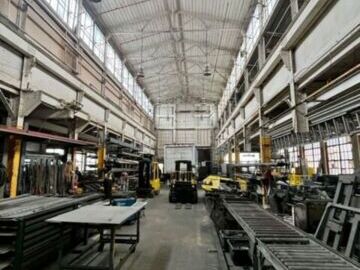 Huge industrial machine shop | Rent this location on Giggster