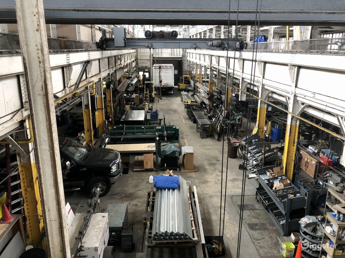Huge industrial machine shop | Rent this location on Giggster