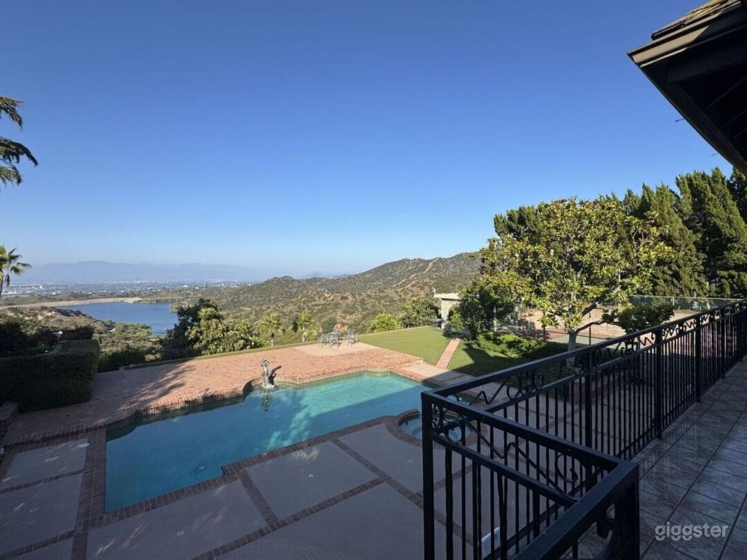Luxury Mansion with Lake View – Rare Gem in Encino | Rent this location ...