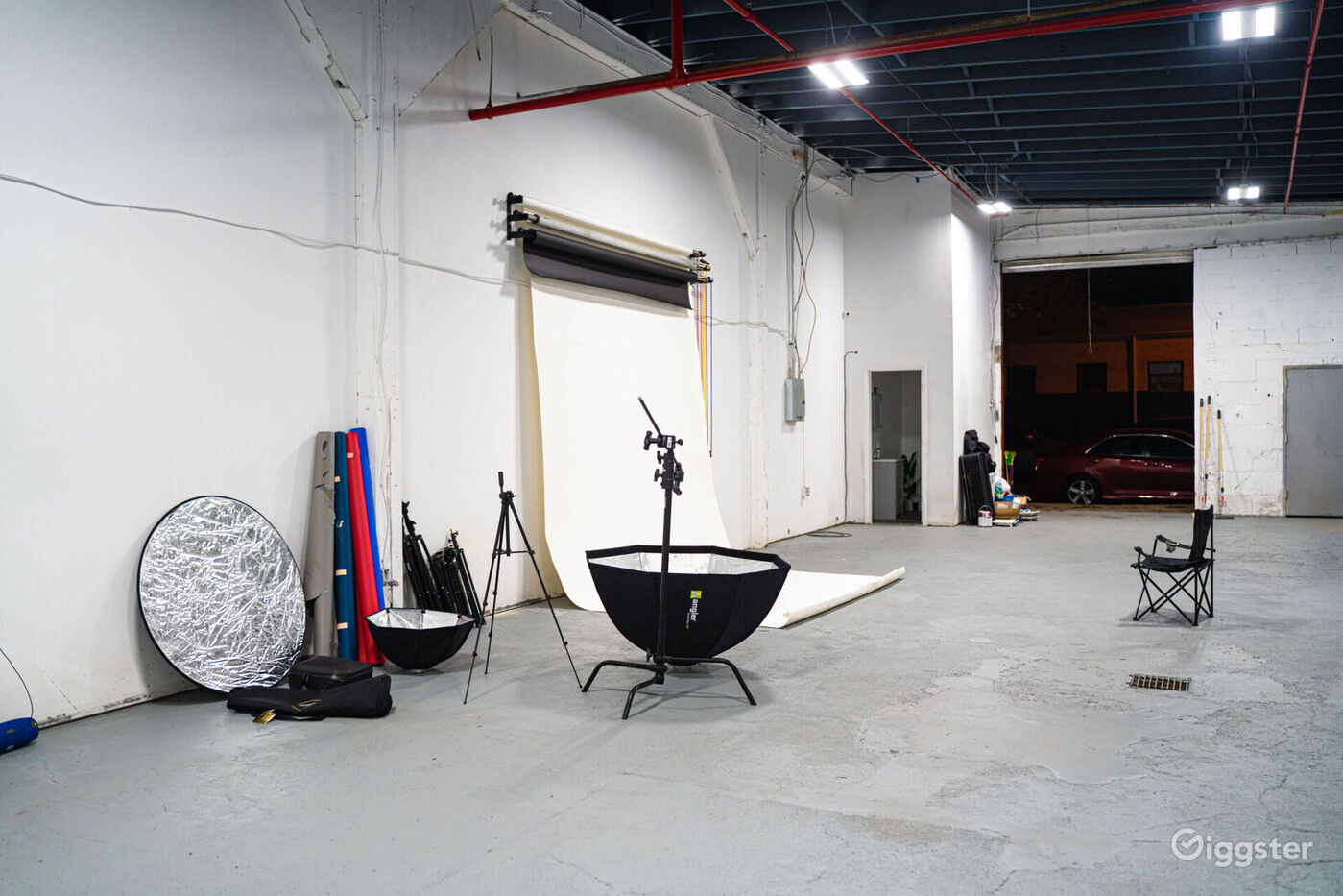Photography Studio with Cyclorama Wall | Rent this location on Giggster