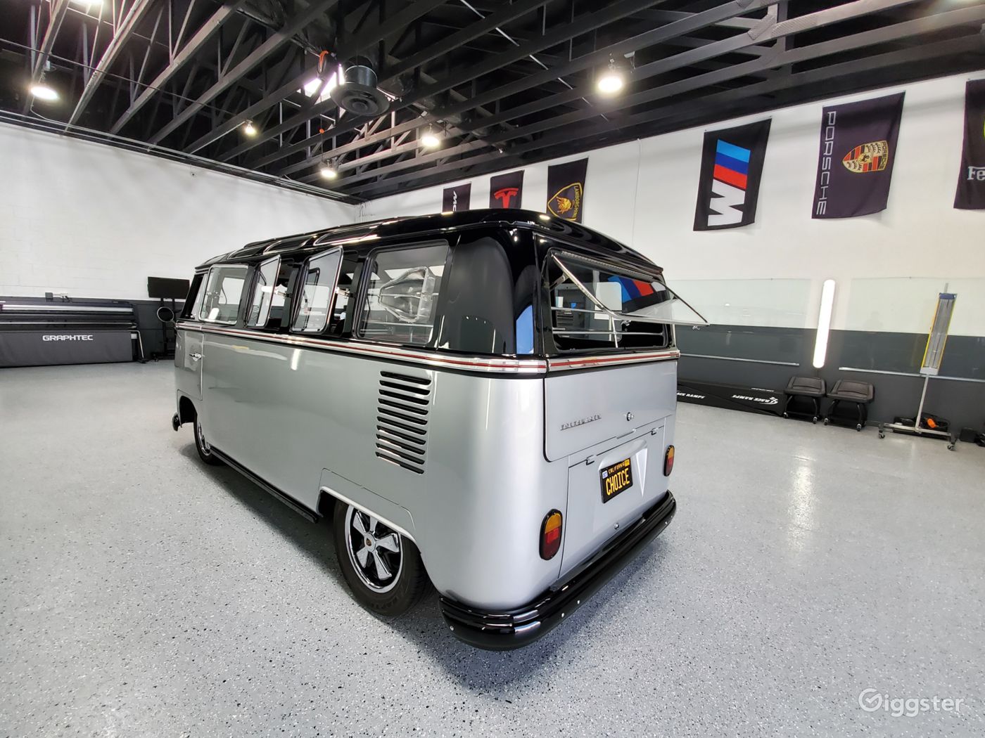 1964 VW 21 Window Kombi Deluxe Bus Transporter | Rent this location on ...