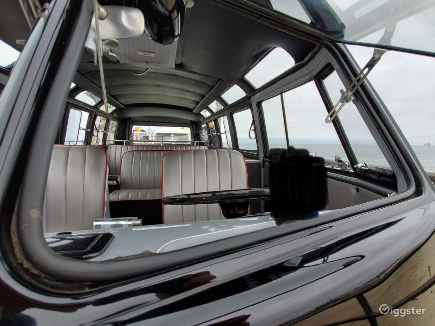 1964 VW 21 Window Kombi Deluxe Bus Transporter | Rent this location on ...