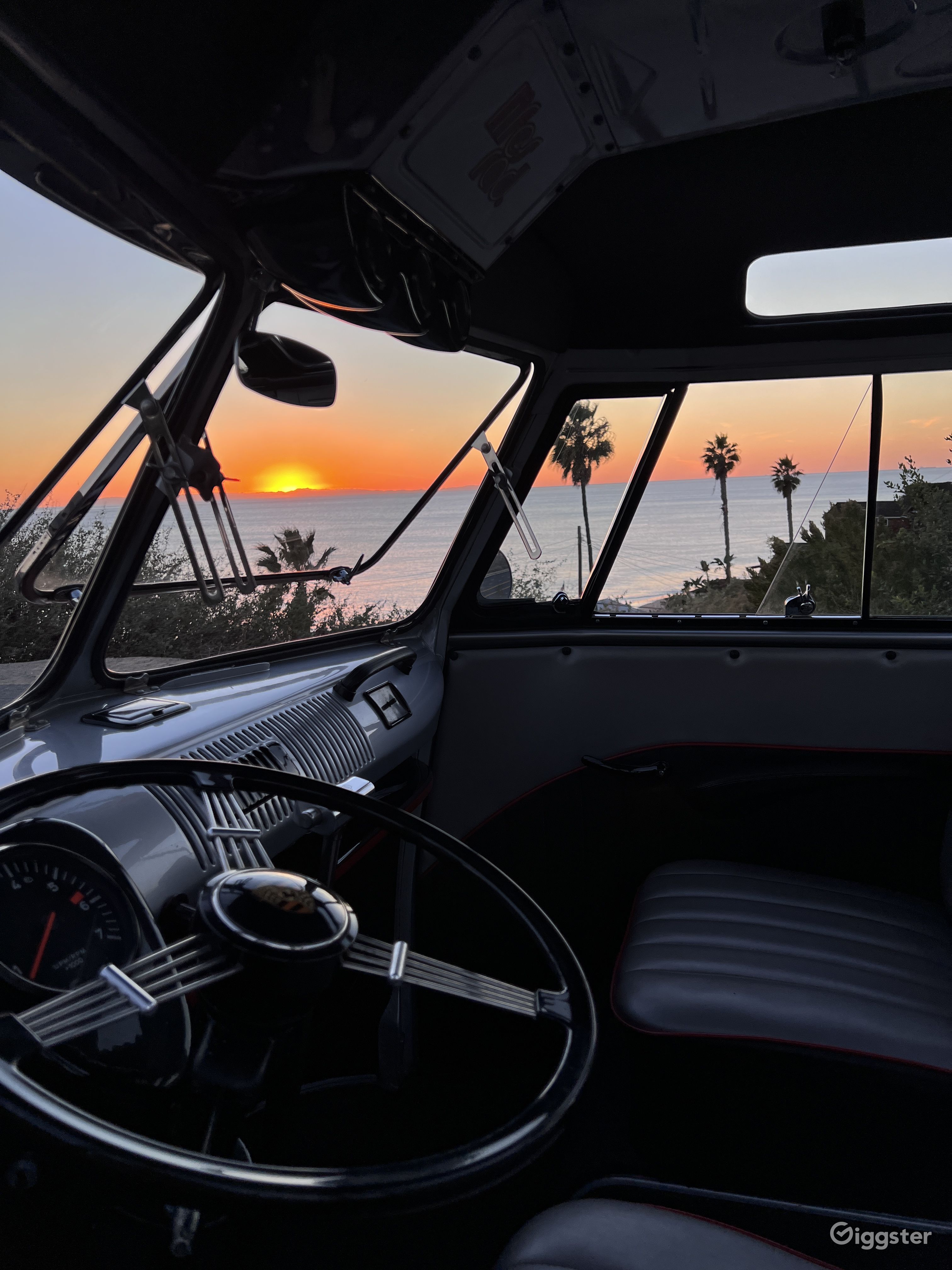 1964 VW 21 Window Kombi Deluxe Bus Transporter | Rent this location on ...