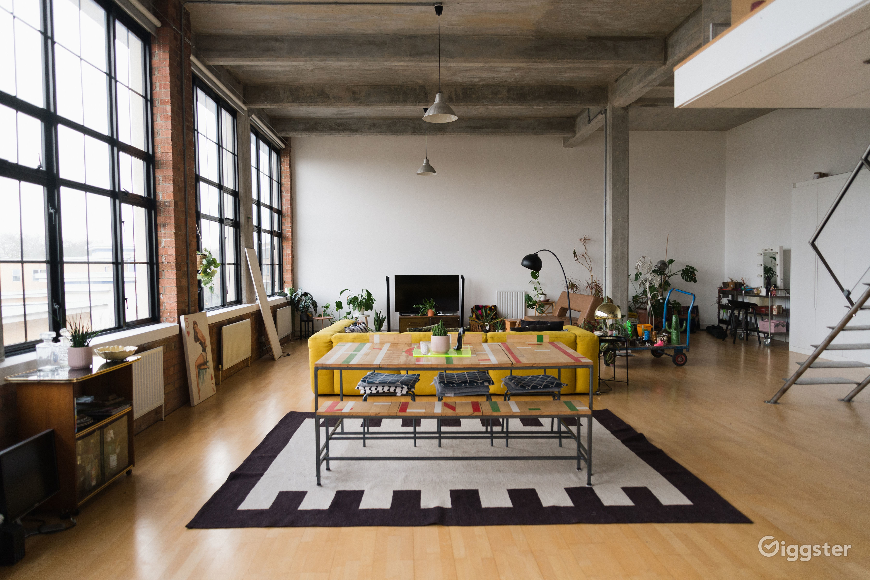 New York style loft space in Hackney | Rent this location on Giggster
