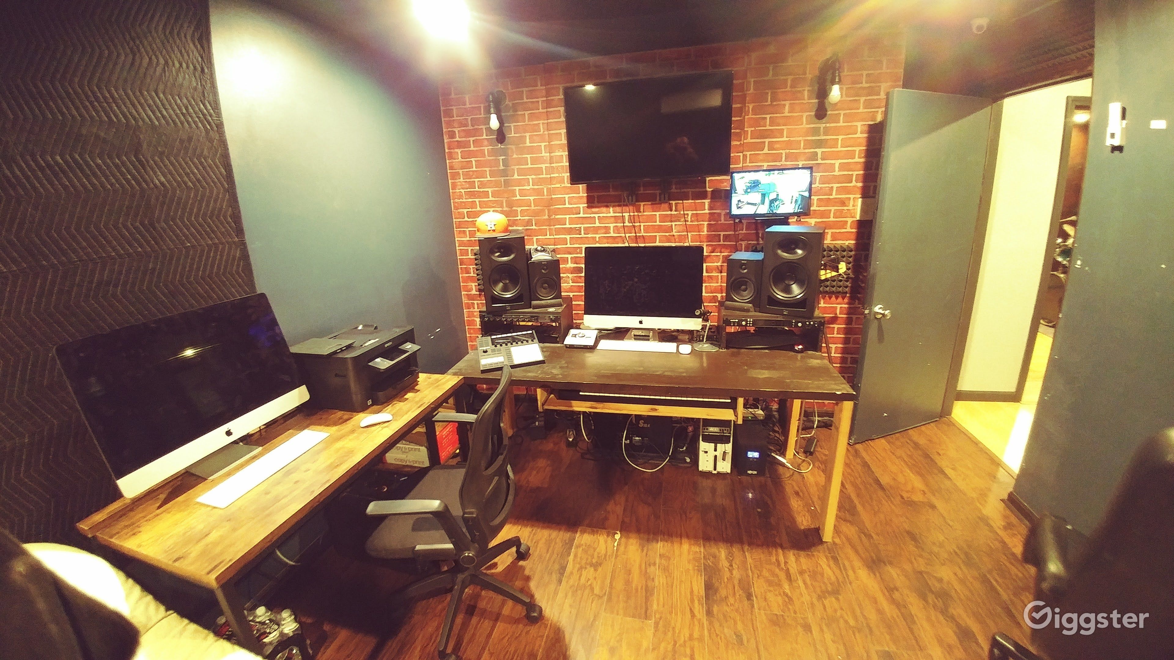 360 Recording Studio Houston | Rent this location on Giggster