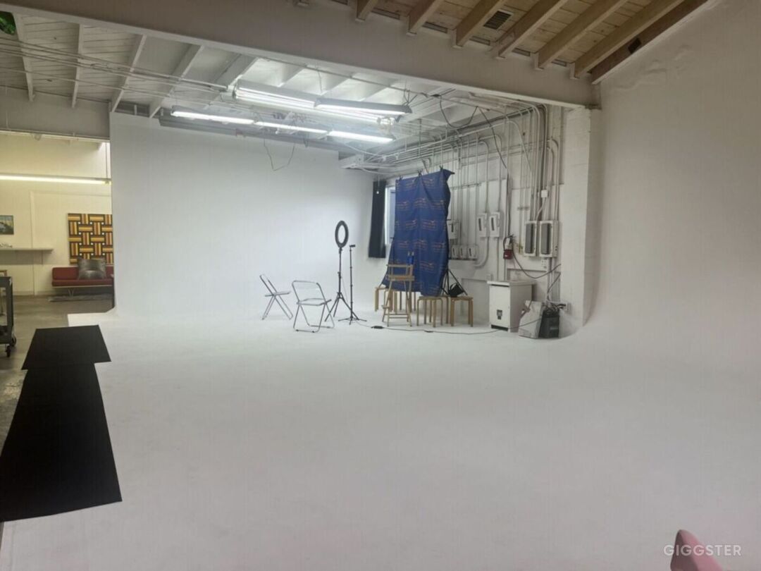 Radiance Studios: Where Light Meets Vision | Rent this location on Giggster