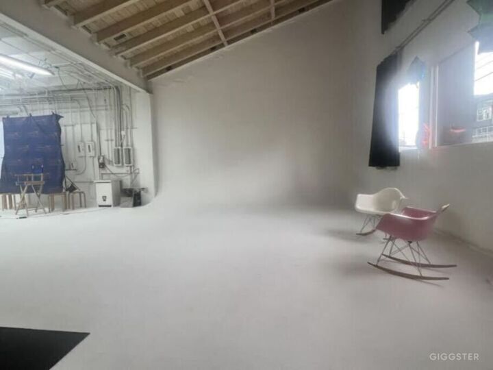 Radiance Studios: Where Light Meets Vision | Rent this location on Giggster