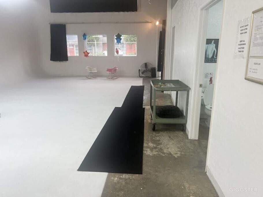 Radiance Studios: Where Light Meets Vision | Rent this location on Giggster