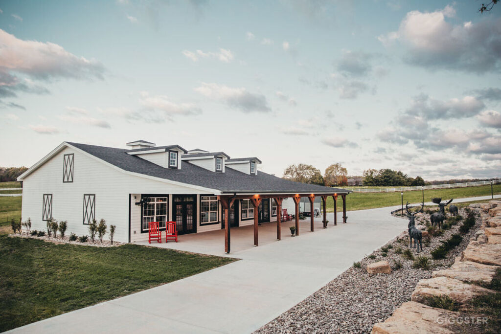Event Barn With Outdoor Amphitheater | Rent this location on Giggster