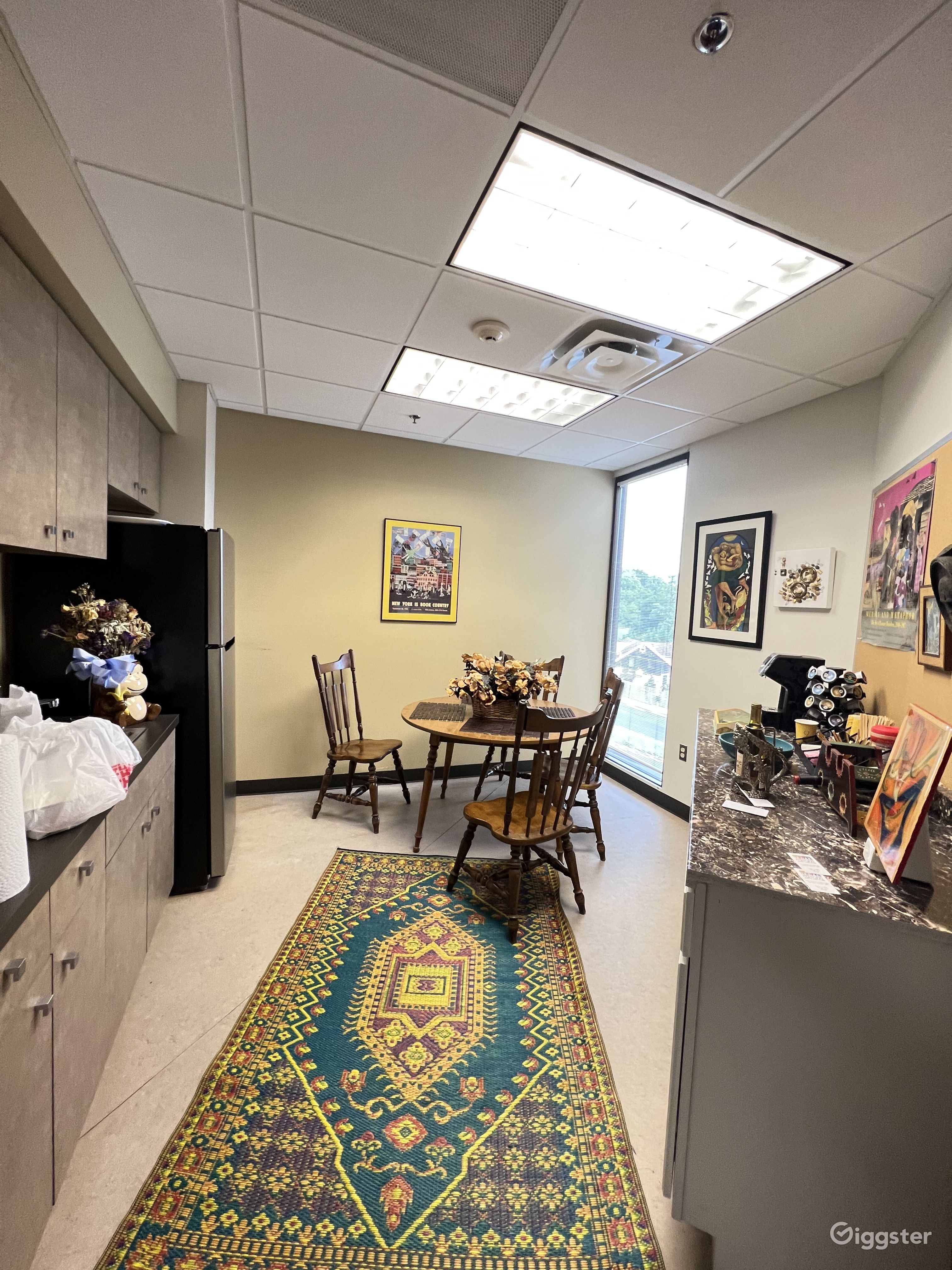 Gorgeous Breakout Rooms for Sessions | Rent this location on Giggster