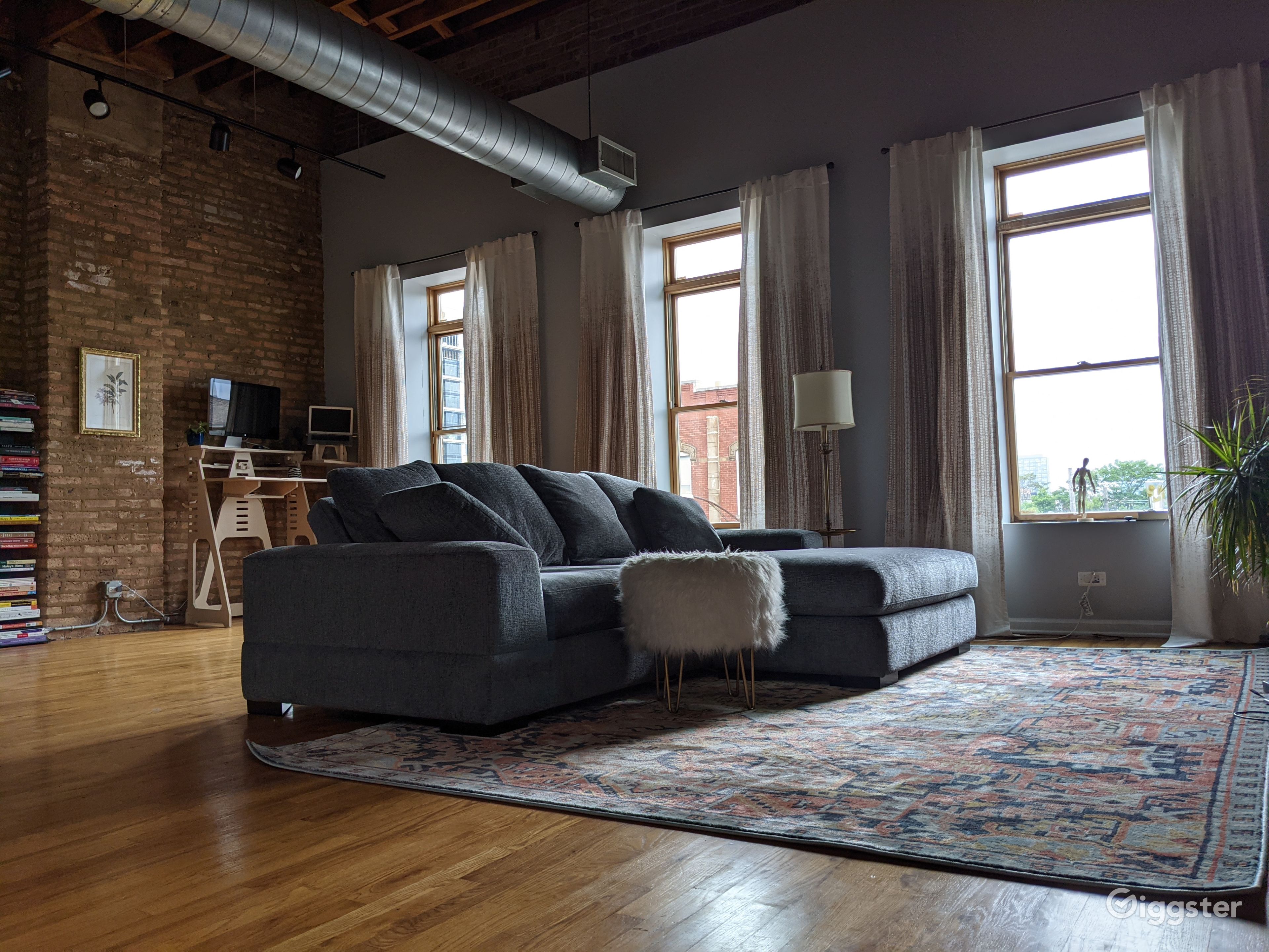 ☀️Huge Timber Loft w Exposed Brick & Tons of Light | Rent this location ...
