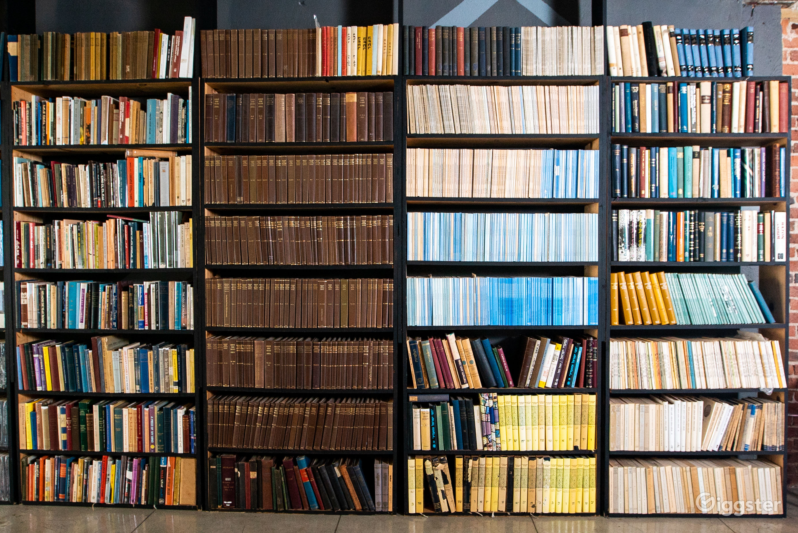 DTLA Library Loft with Skyline View | Rent this location on Giggster