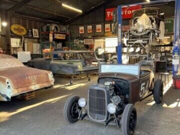 Vintage Car Restoration Shop | Rent this location on Giggster